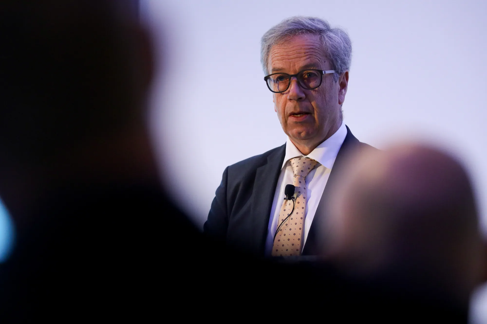 Norway Flags Risk to Outlook as Tightening Plan Kept in Place - Bloomberg