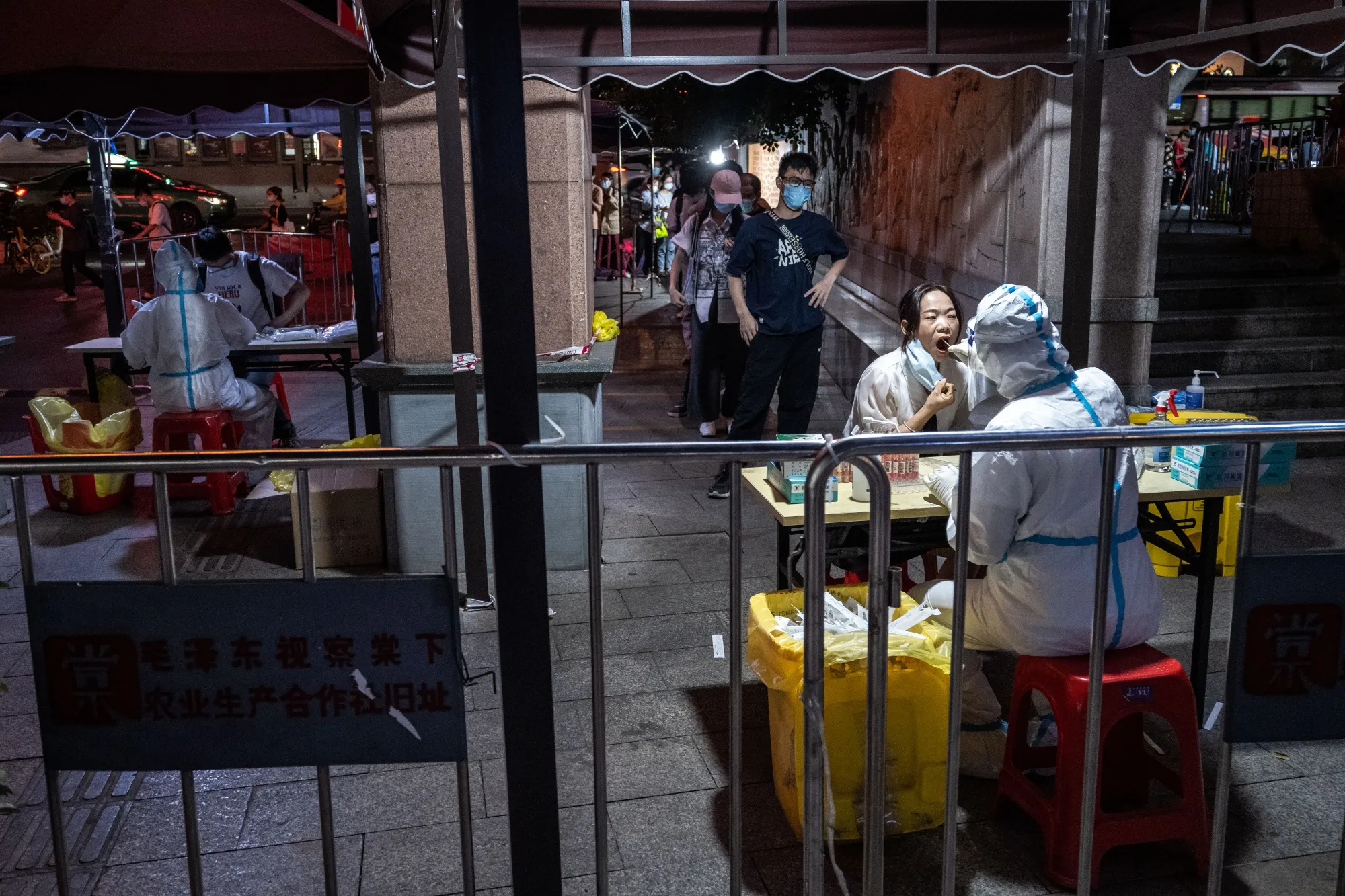 China’s Guangzhou Warns of Covid-Spread Risks as Cases Climb - Bloomberg