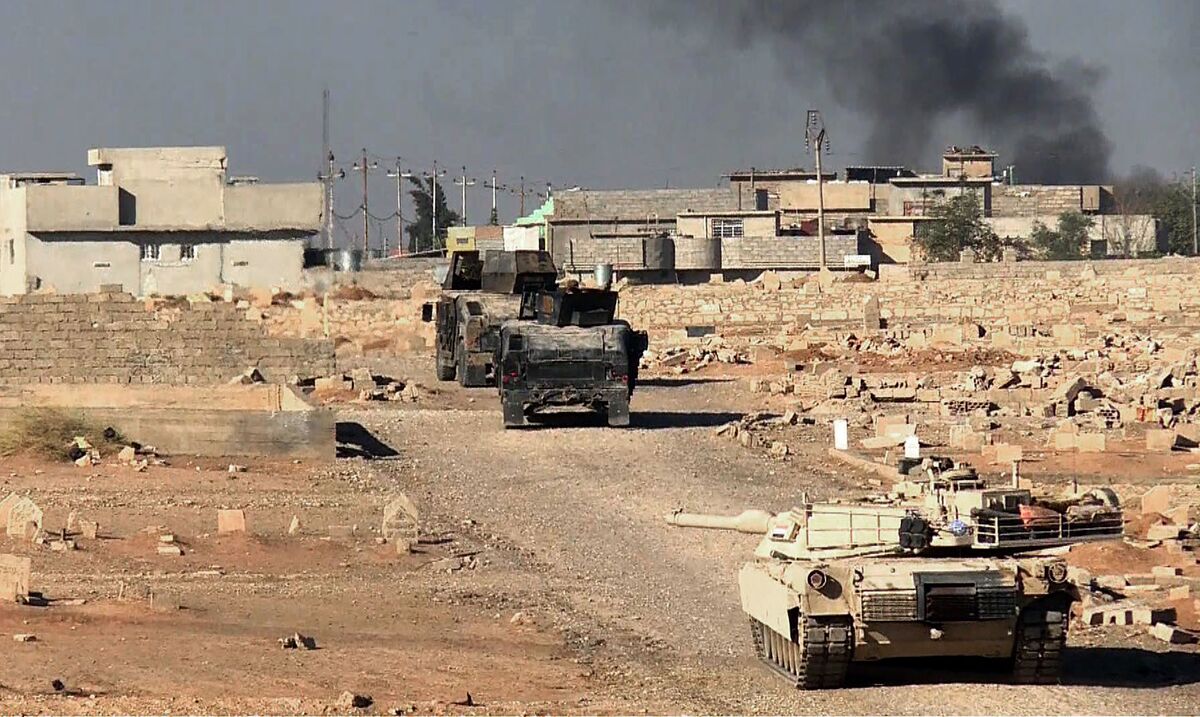 Iraqi Forces Battling Islamic State Reach Mosul Bridge - Bloomberg