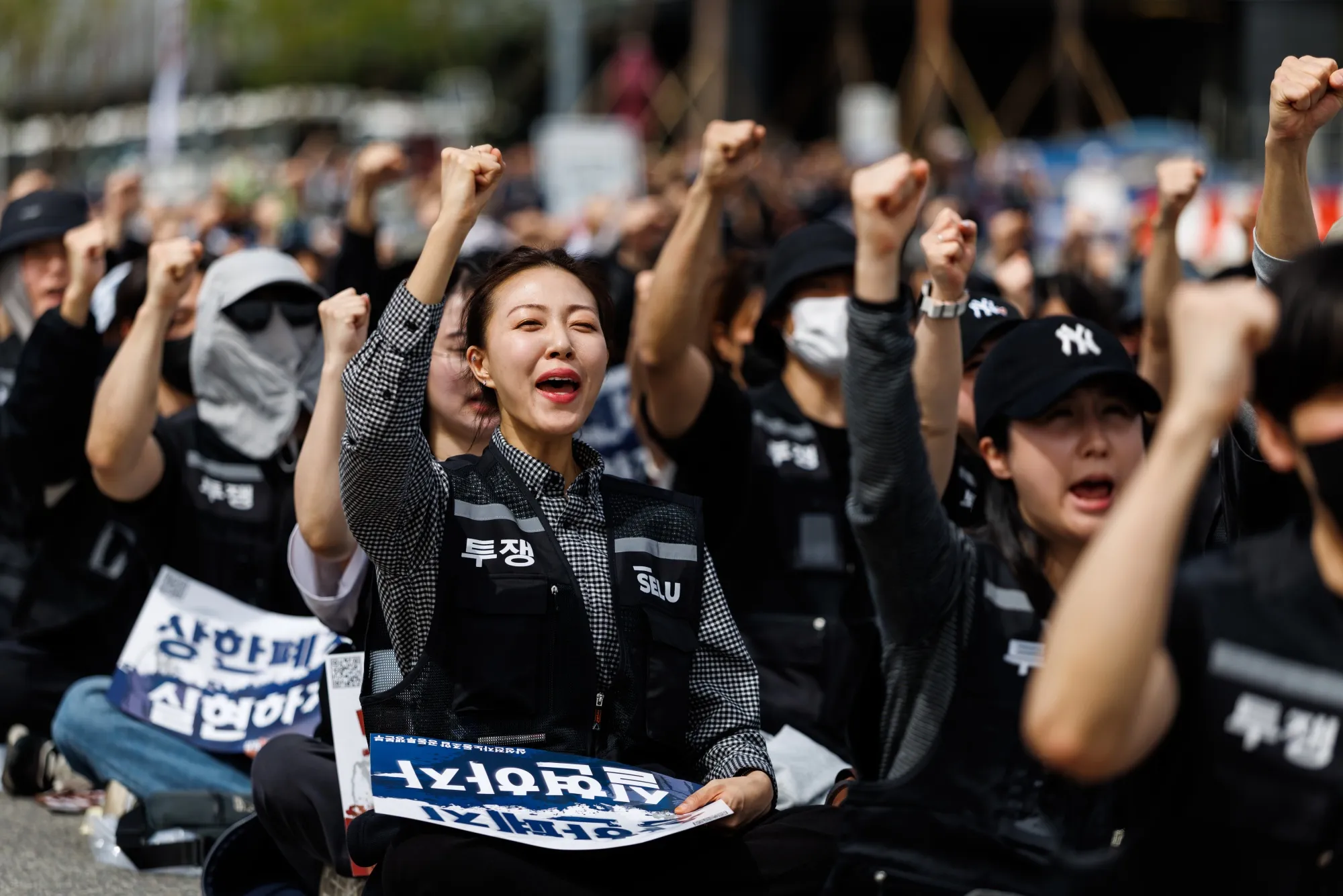 Do Japan’s Chip Workers Need a Samsung-Style Strike? - Bloomberg