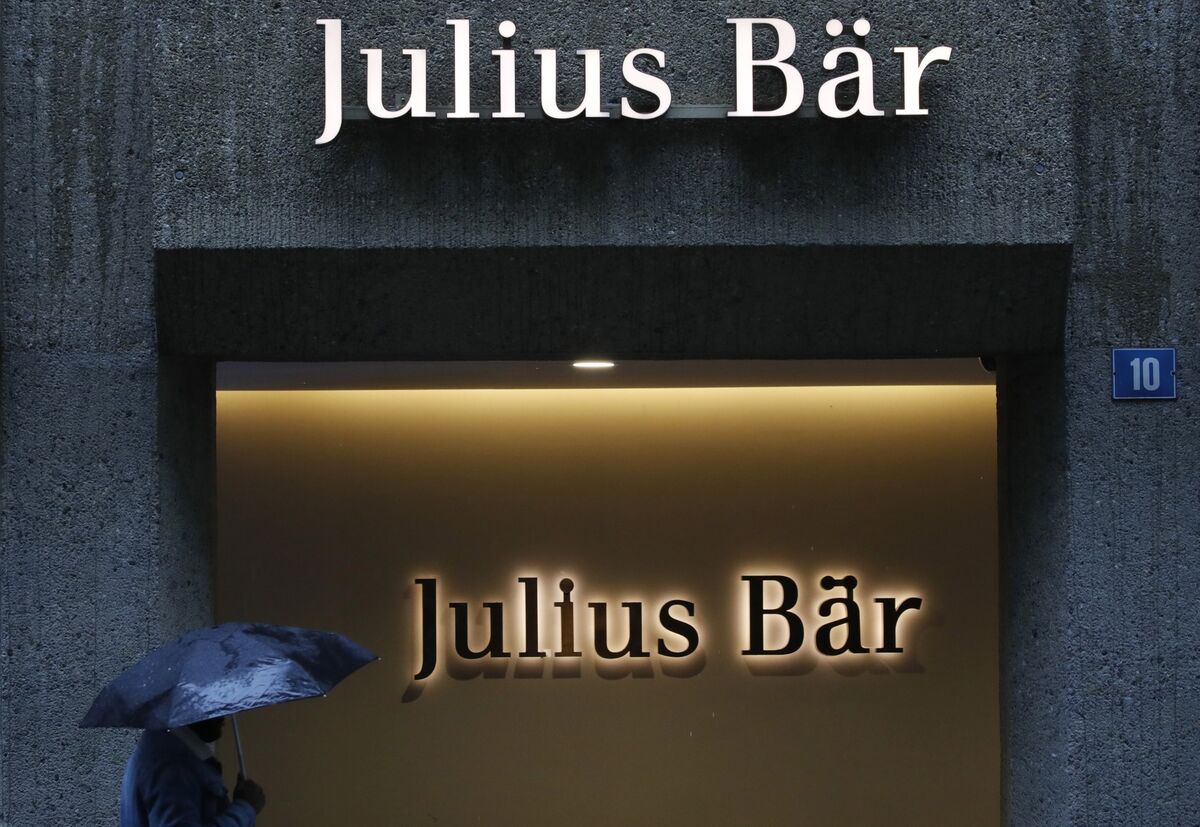 Julius Baer Downgrade, Billion-Euro Claim Show Signa Contagion - Bloomberg