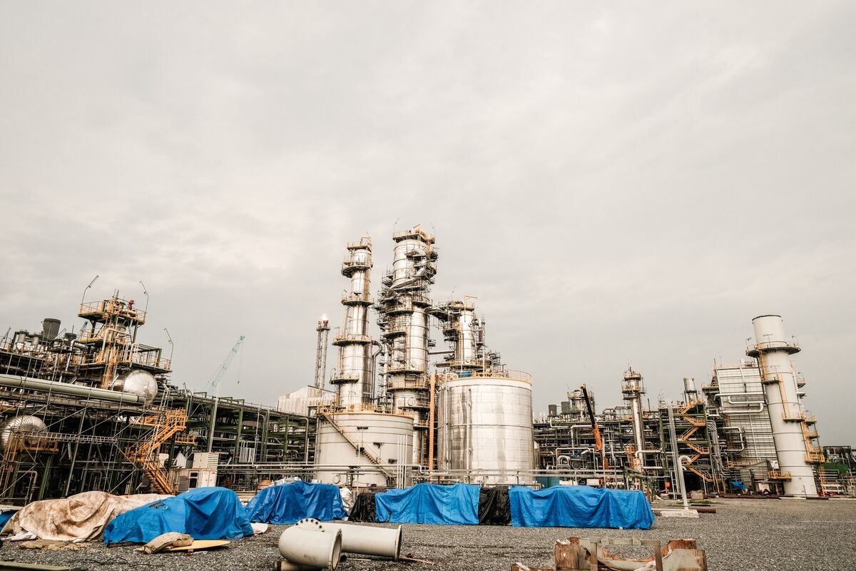 Nigeria to Compel Oil Firms to Sell Crude to Domestic Refineries ...