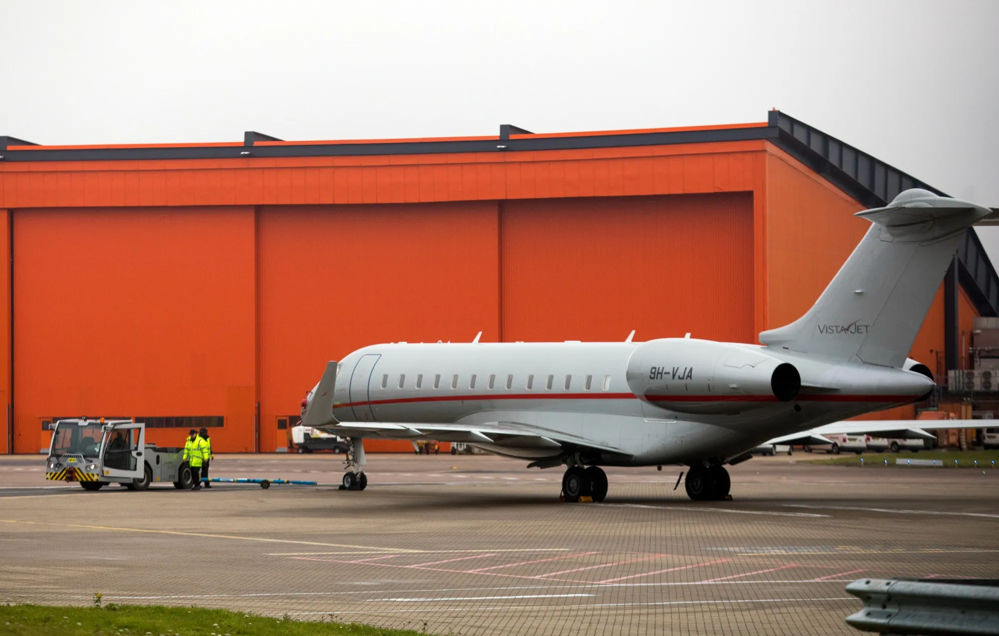 Private Jet Companies Are Trapped Between Falling Revenues and Rising ...