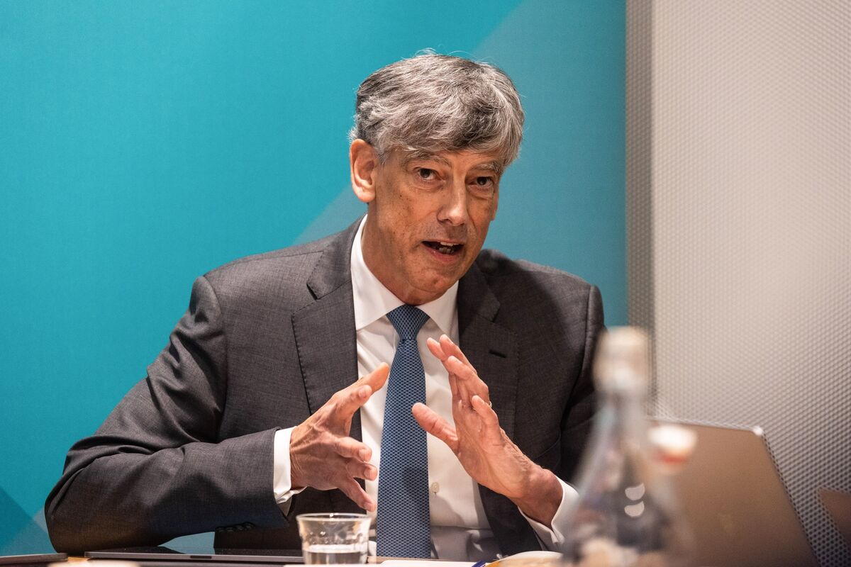 Dutch Government Chaos Risks Firms Leaving, ABN Amro Chief Swaak Says ...