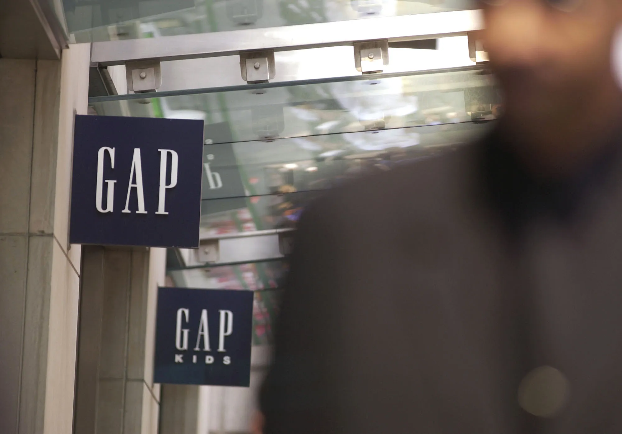 Gap Plan to Scale Back Stores Is Overdue But Positive - Bloomberg