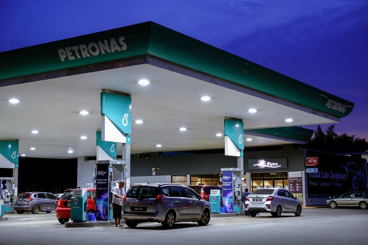 Malaysia's Petronas Considering Selling Stake in Renewables Firm ...