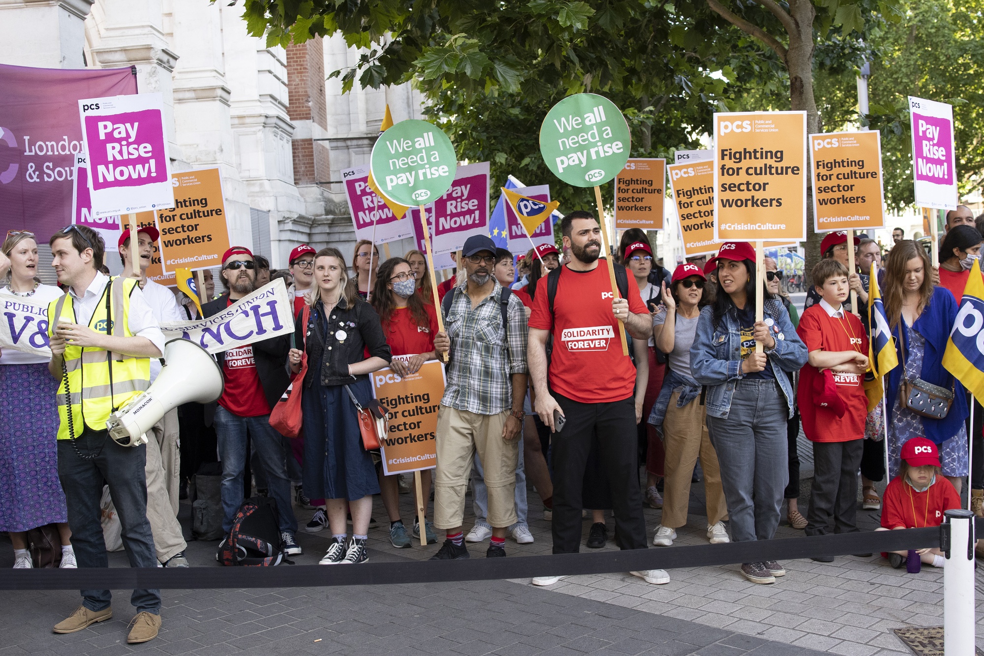 Civil Servants Strike February 2023: 100,000 Workers to Walk Out Over ...