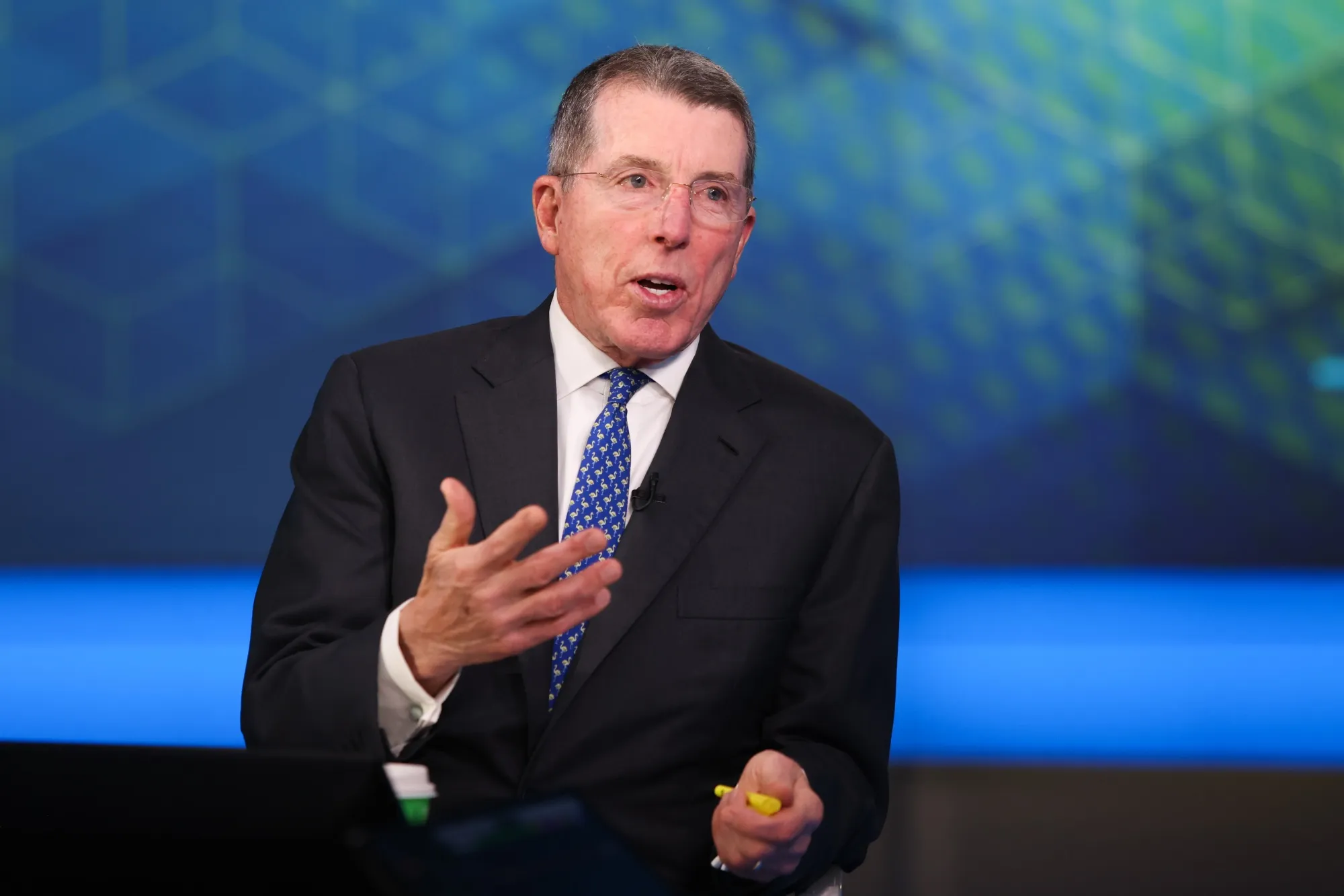 Bob Diamond Sees M&A Taking Out 3,000 US Banks in Trump Era - Bloomberg