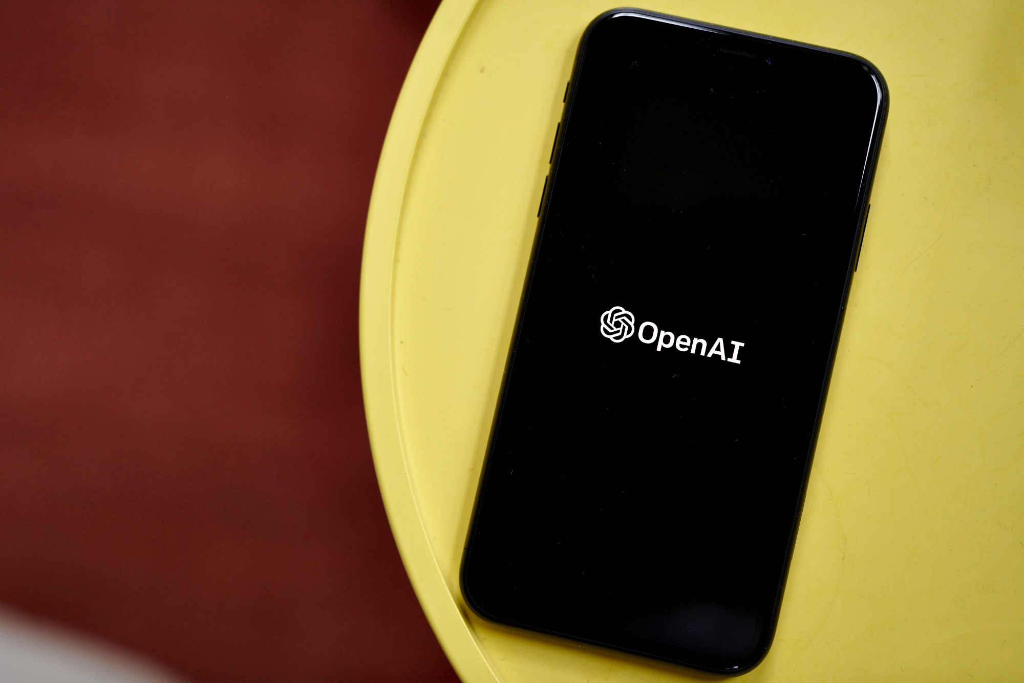 OpenAI lanza sistema de IA que convierte texto en videos realistas ...