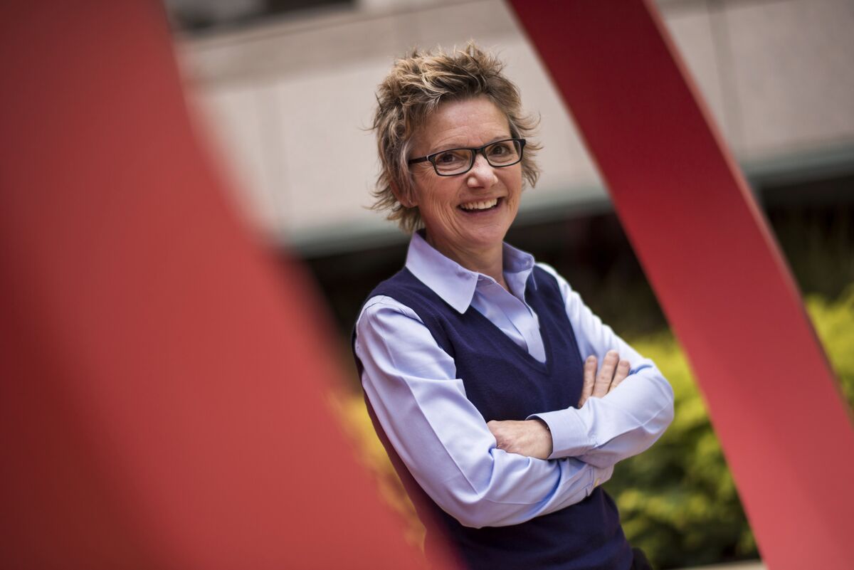 San Francisco Fed's Daly Favors Gradual Hikes in First Speech - Bloomberg