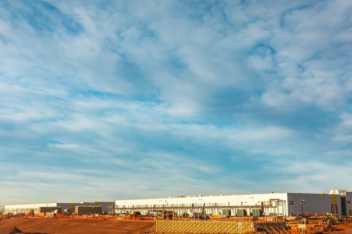 OpenAI Announces Stargate Data Center Expansion in Abu Dhabi - Bloomberg