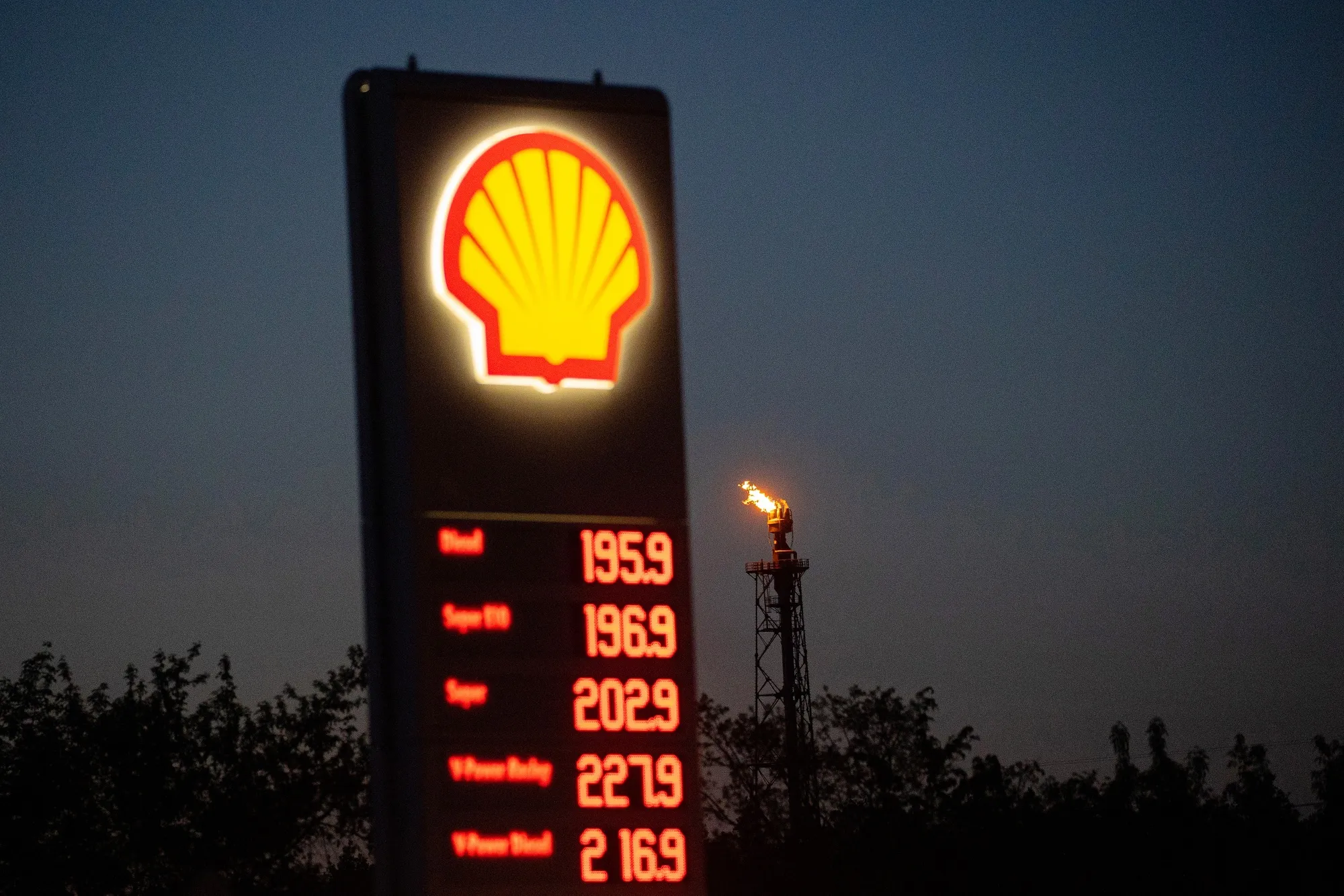 Shell (SHEL), Barclays (BARC), Diageo (DGE) and BT Post Results: The ...