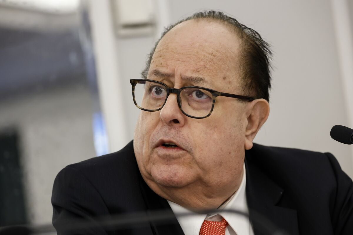 Peru’s Julio Velarde No Longer Sure Inflation Can Hit Target in Early ...