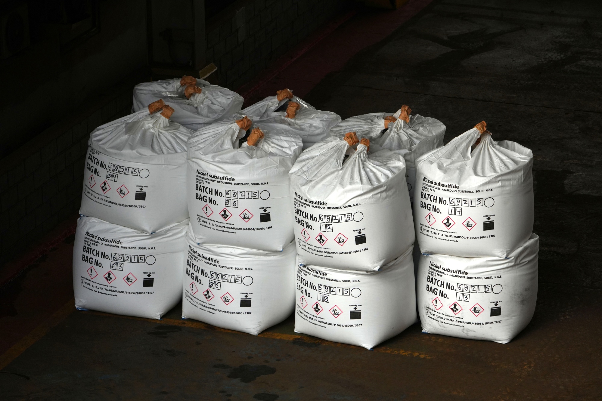 LME to Require Warehouses to Feel Their Nickel Bags After Heist - Bloomberg