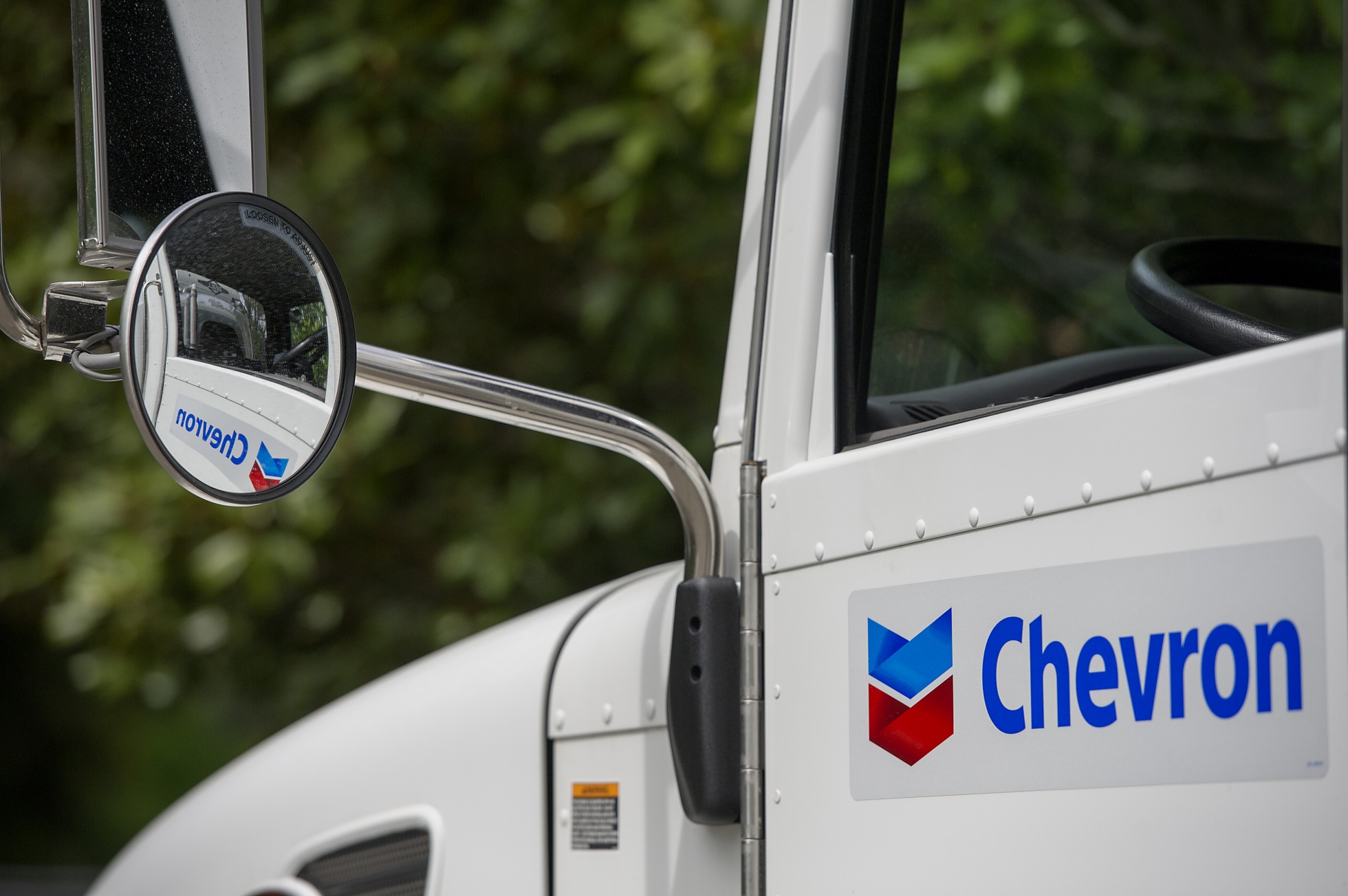 Chevron (CVX) Expands Venezuelan Crude Sales to Other Oil Refiners ...