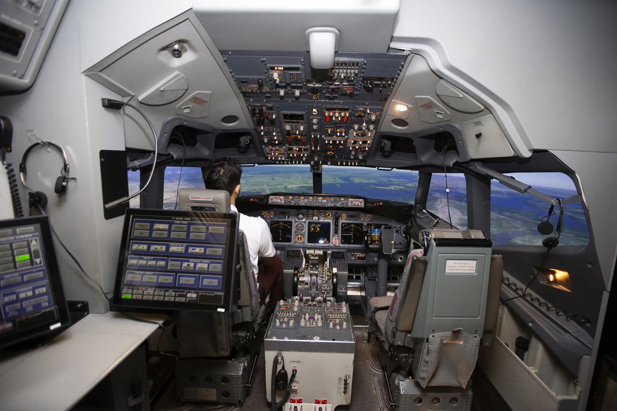 Flight Simulator Firm CAE Says Defense Deals, Cost Cutting to Drive ...