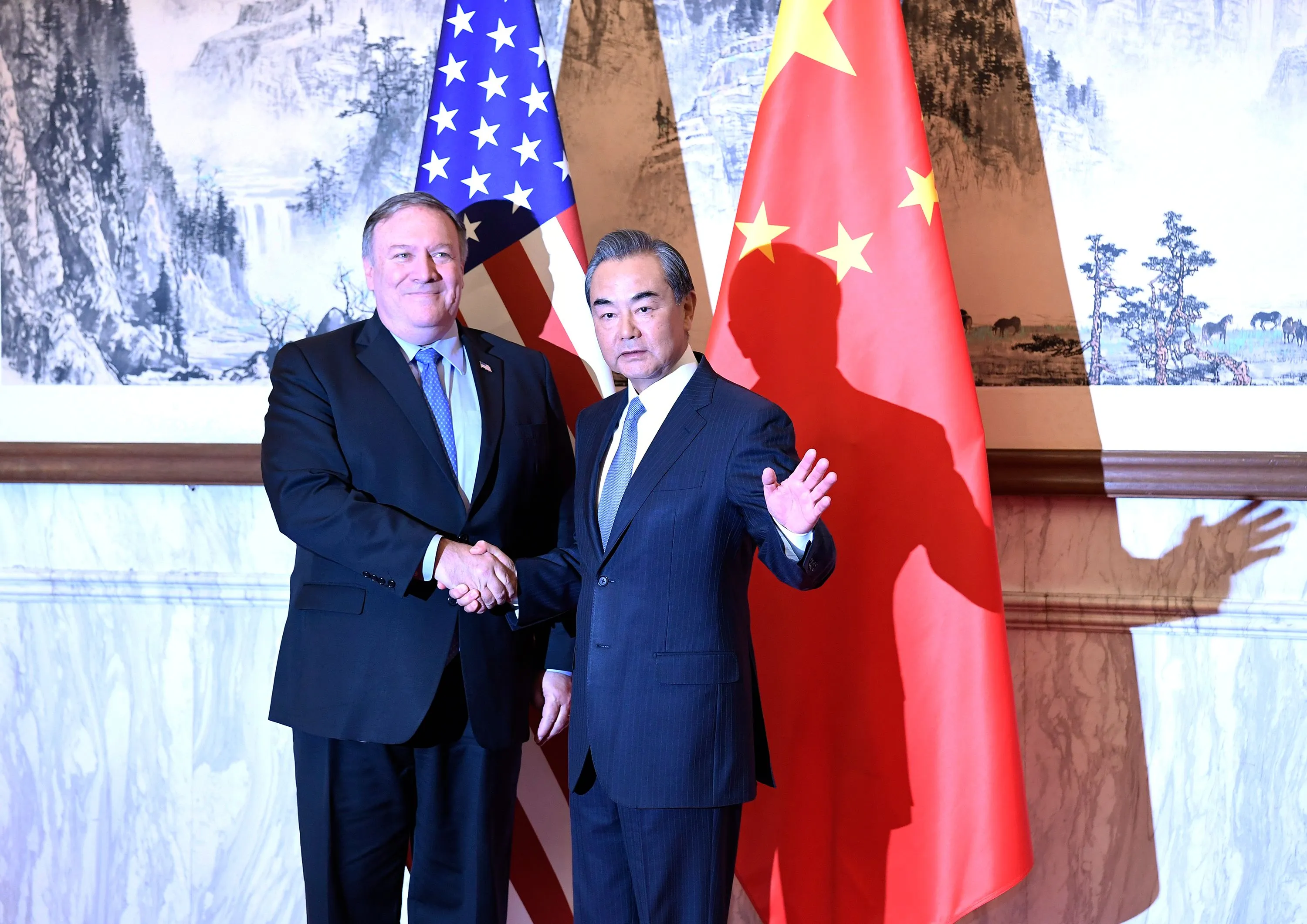 Pompeo china store