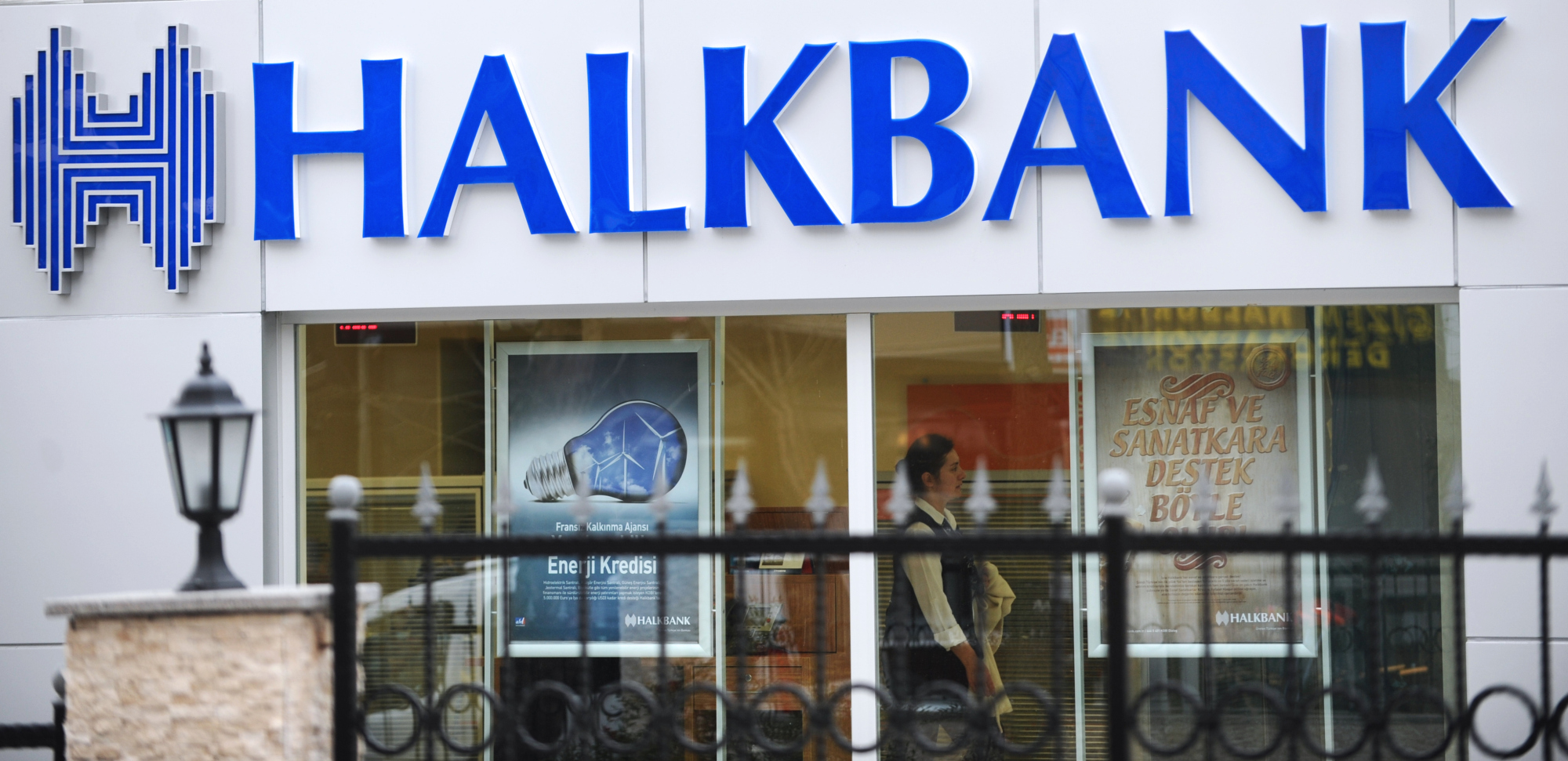 The Turkish Bank Shares With 32% Potential And Few Takers - Bloomberg