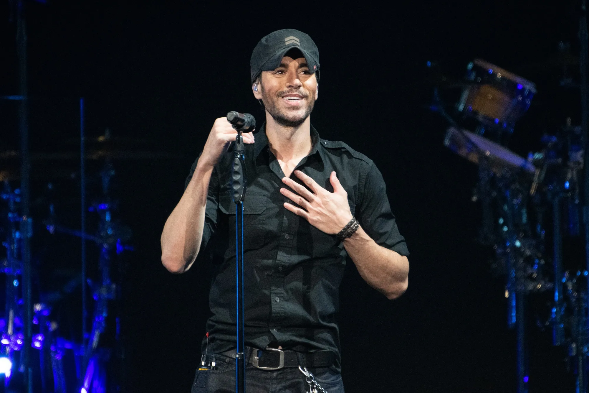 Enrique Iglesias Sells Song Catalog to Warner Music-backed Influence ...