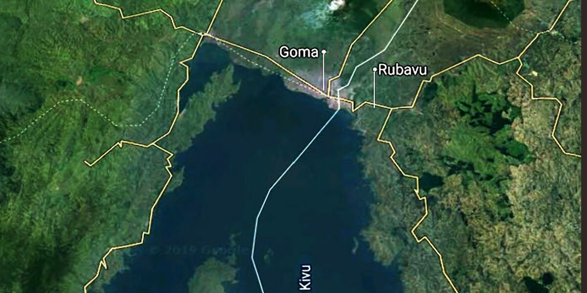 26 Killed as Small Plane Crashes Into Homes in Congo - Bloomberg