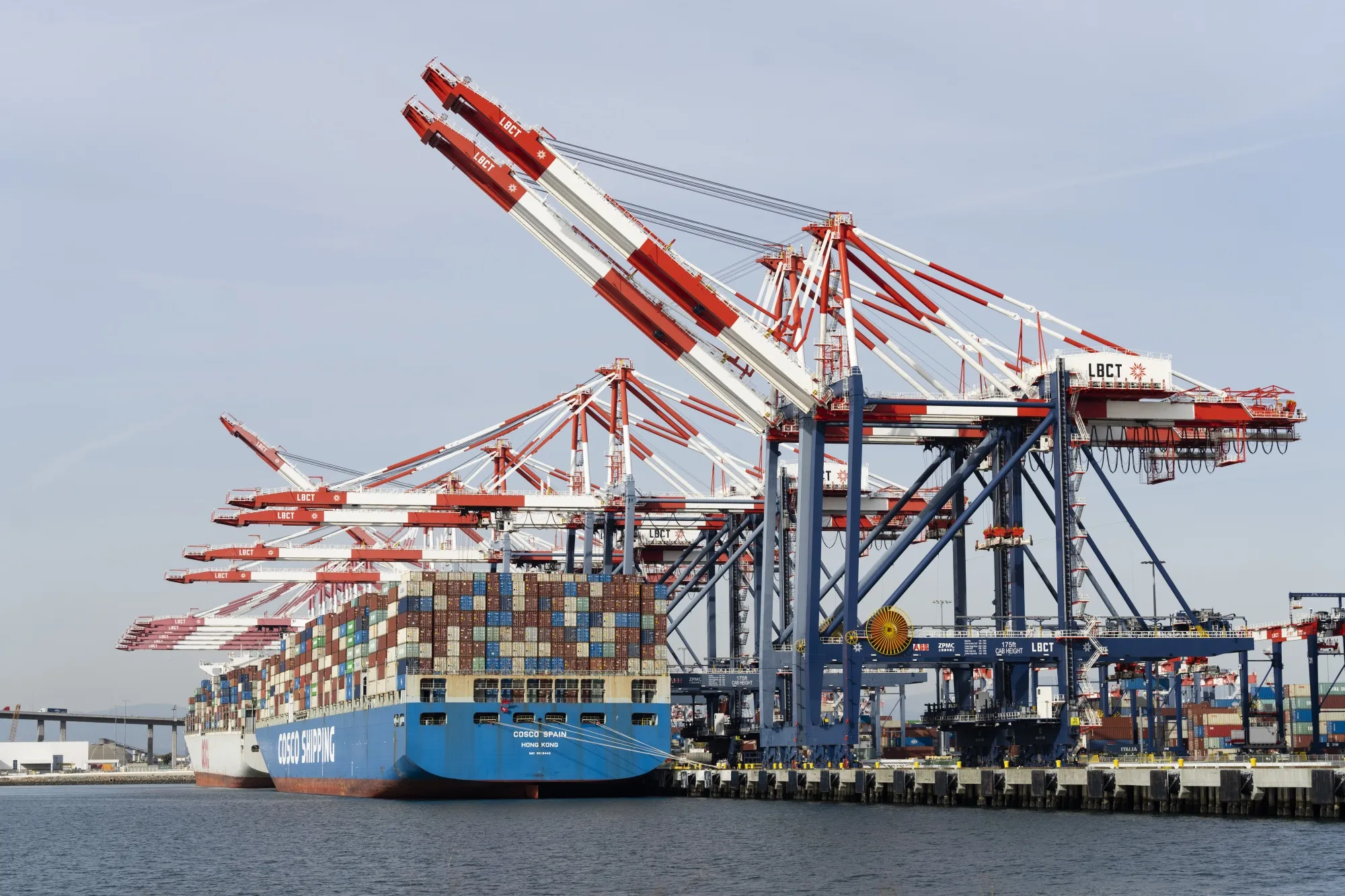 Port of Long Beach Smashes All-Time Record With October Surge - Bloomberg