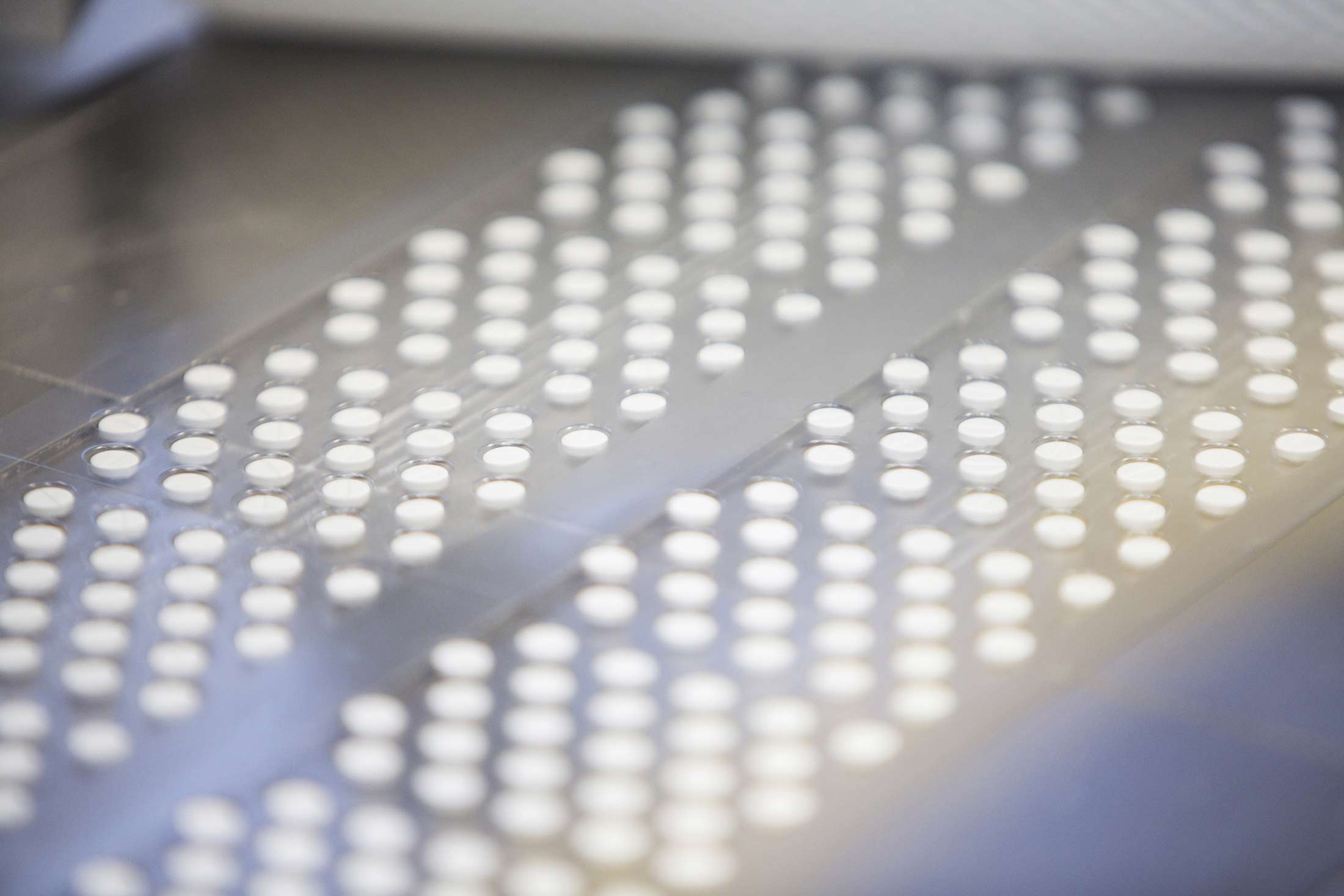 German Drug Giants Vex Investors in Pursuing Seeds, Chemicals - Bloomberg