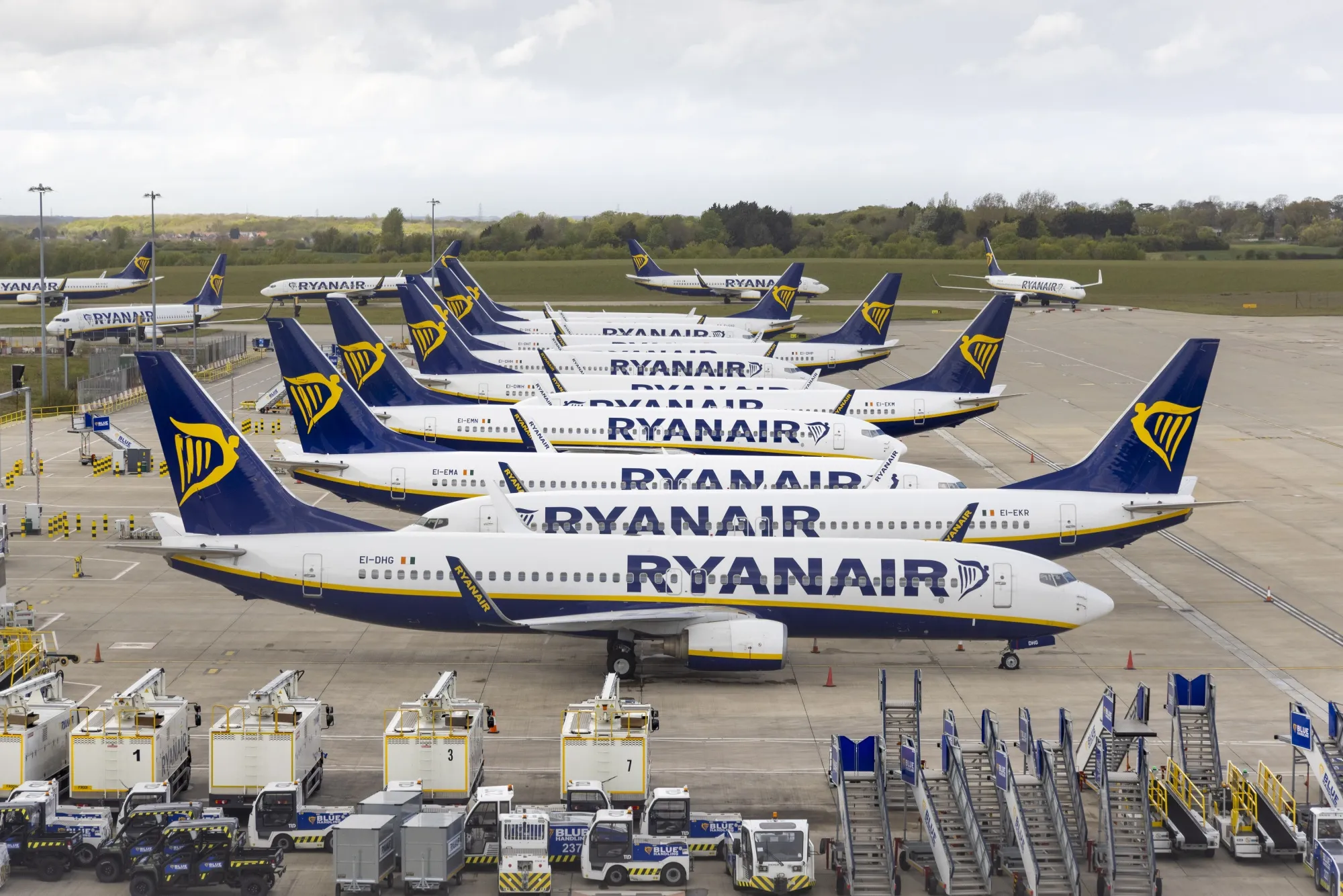 Ryanair to Buy 300 737 Max 10 Jets From Boeing - Bloomberg