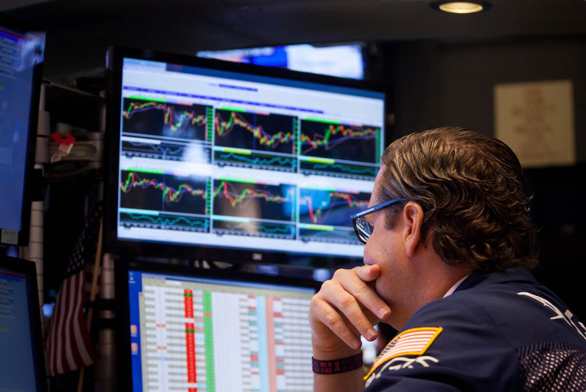 Microsoft (MSFT) Kicks Off Tech Earnings Set for Biggest Slump Since ...