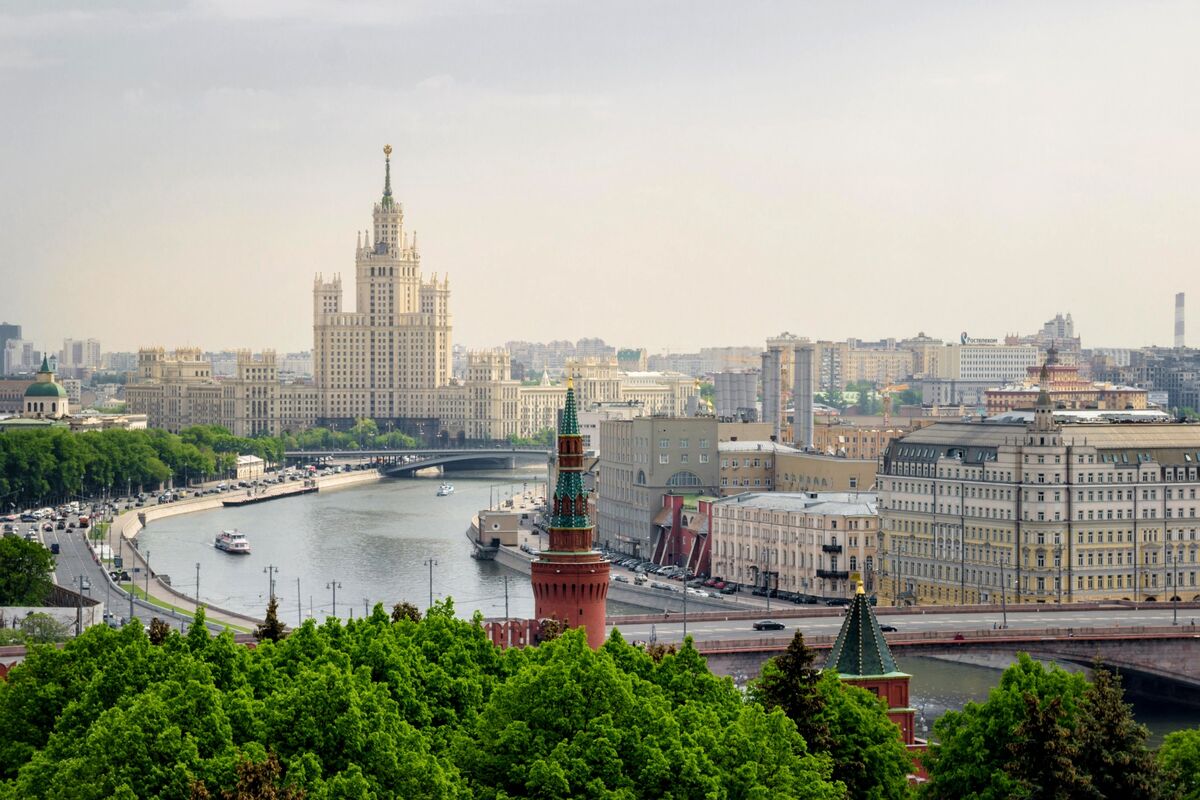 Russia's Wealthiest Are Pushing Up Moscow House Prices as Inflation ...