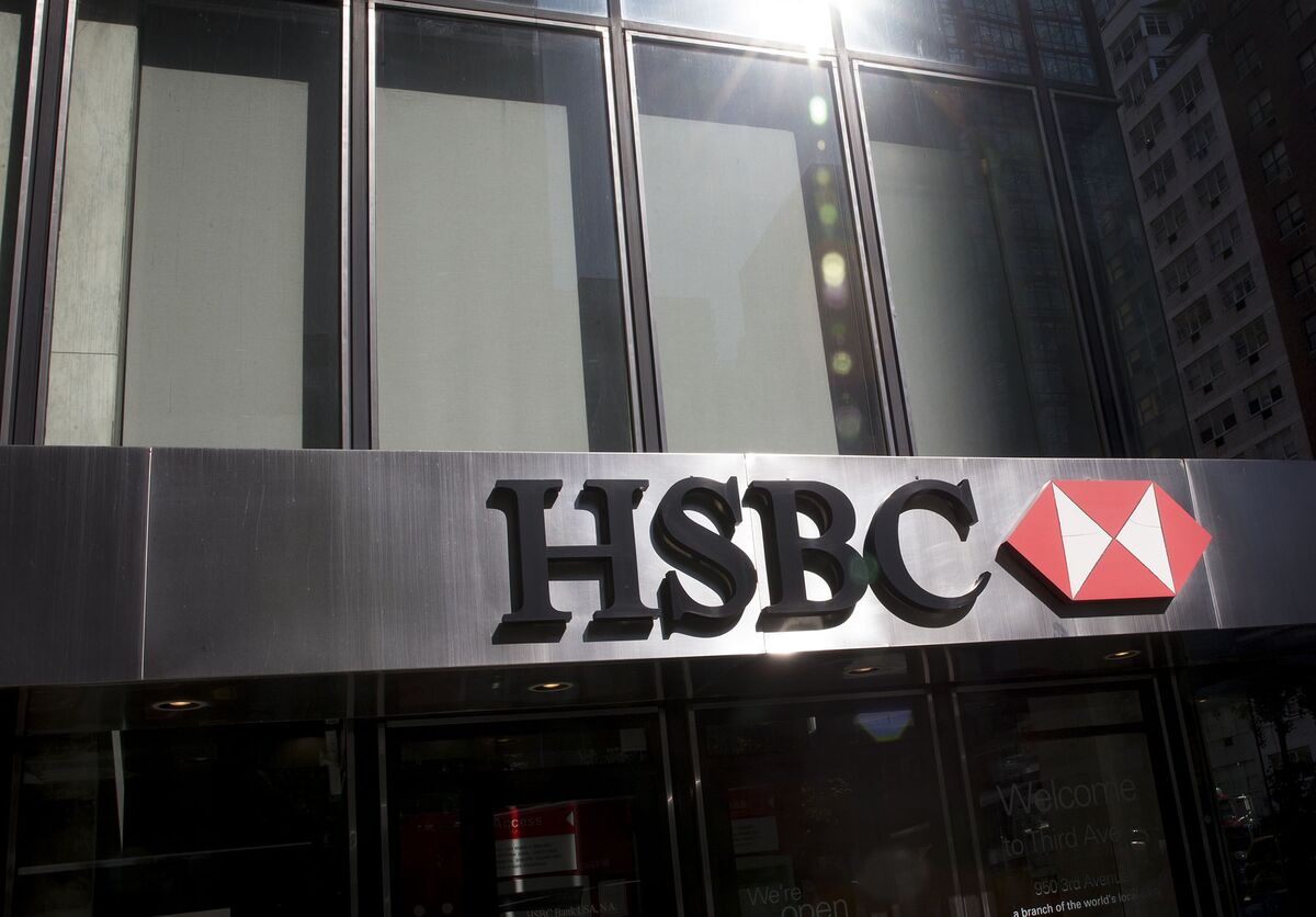 HSBC Joins Rivals in Boosting First-Year Banker Pay to $100,000 - Bloomberg