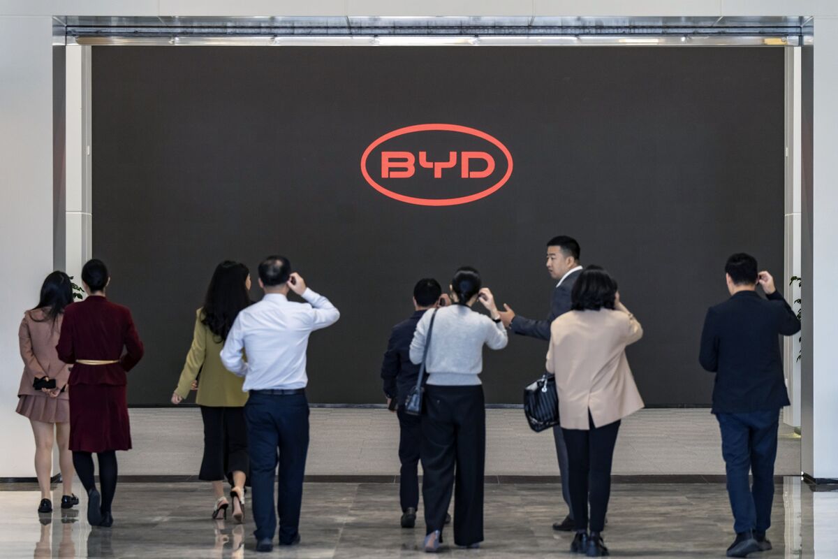 BYD Unveils Two Models in Latest Luxury SUV Push - Bloomberg