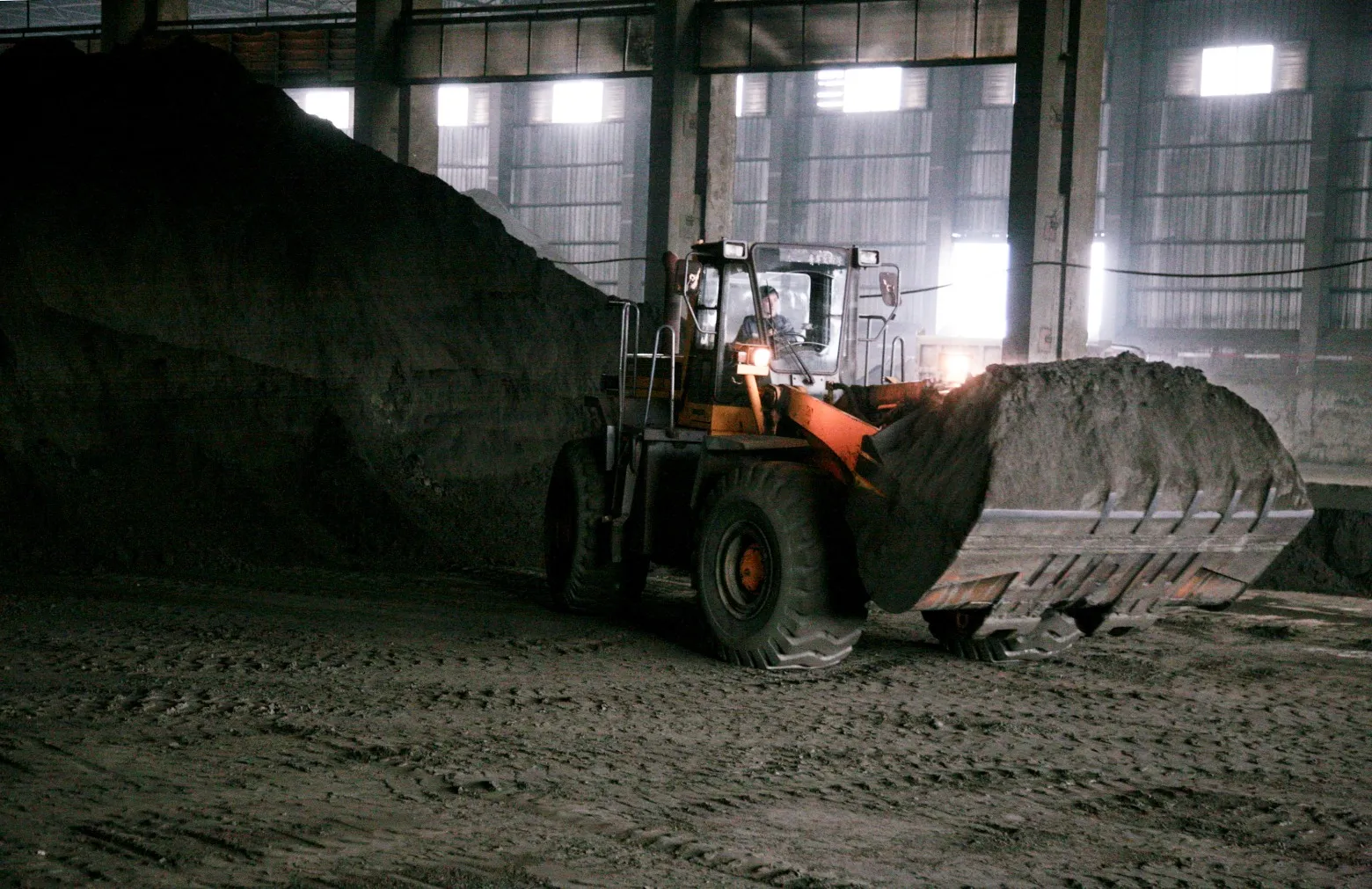 China to Tighten Grip on Rare Earth Mining For Non-State Firms - Bloomberg