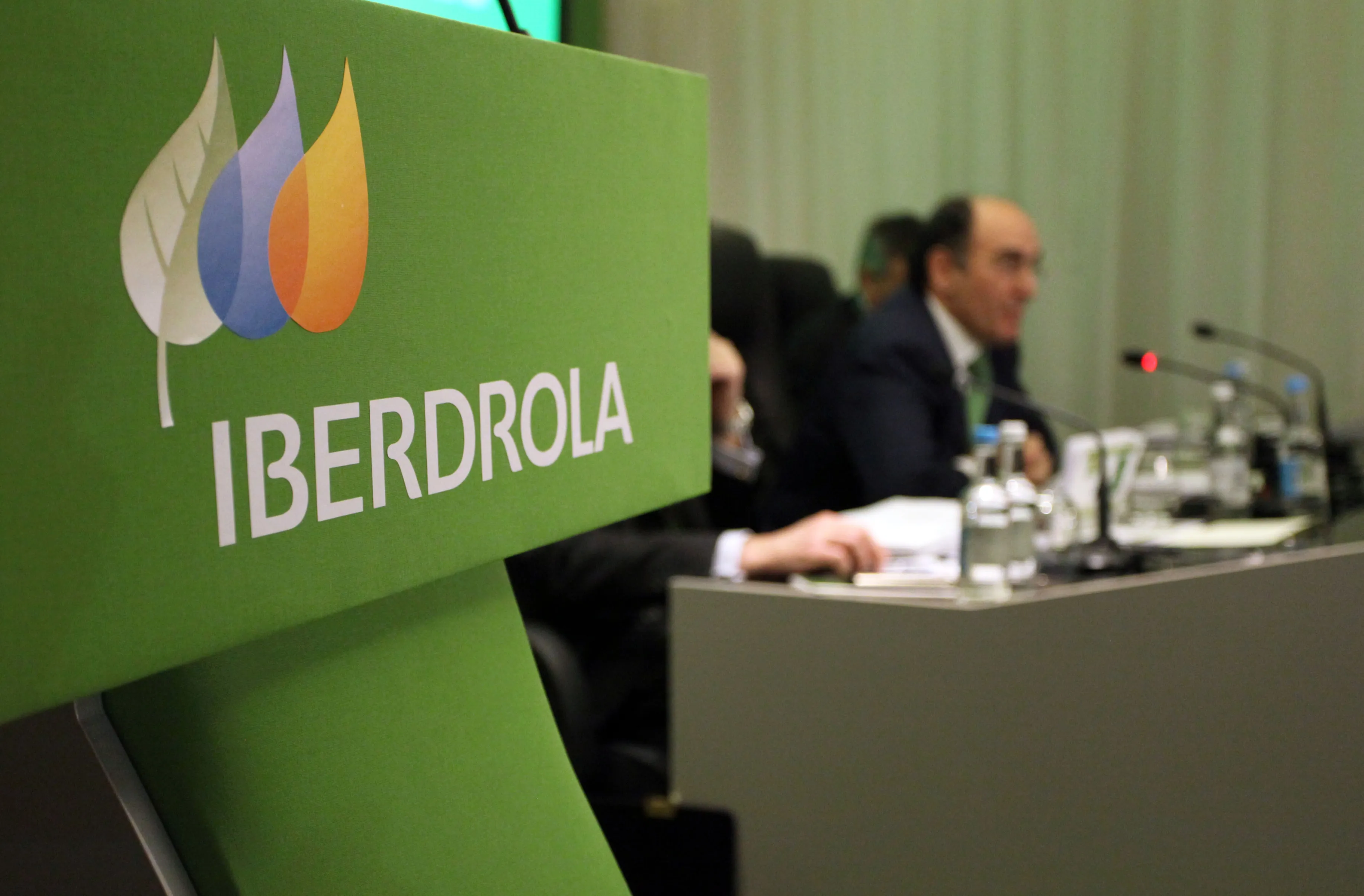 Iberdrola (IBE) Stock Gains on $6 Billion Deal to Sell Mexican Plants ...