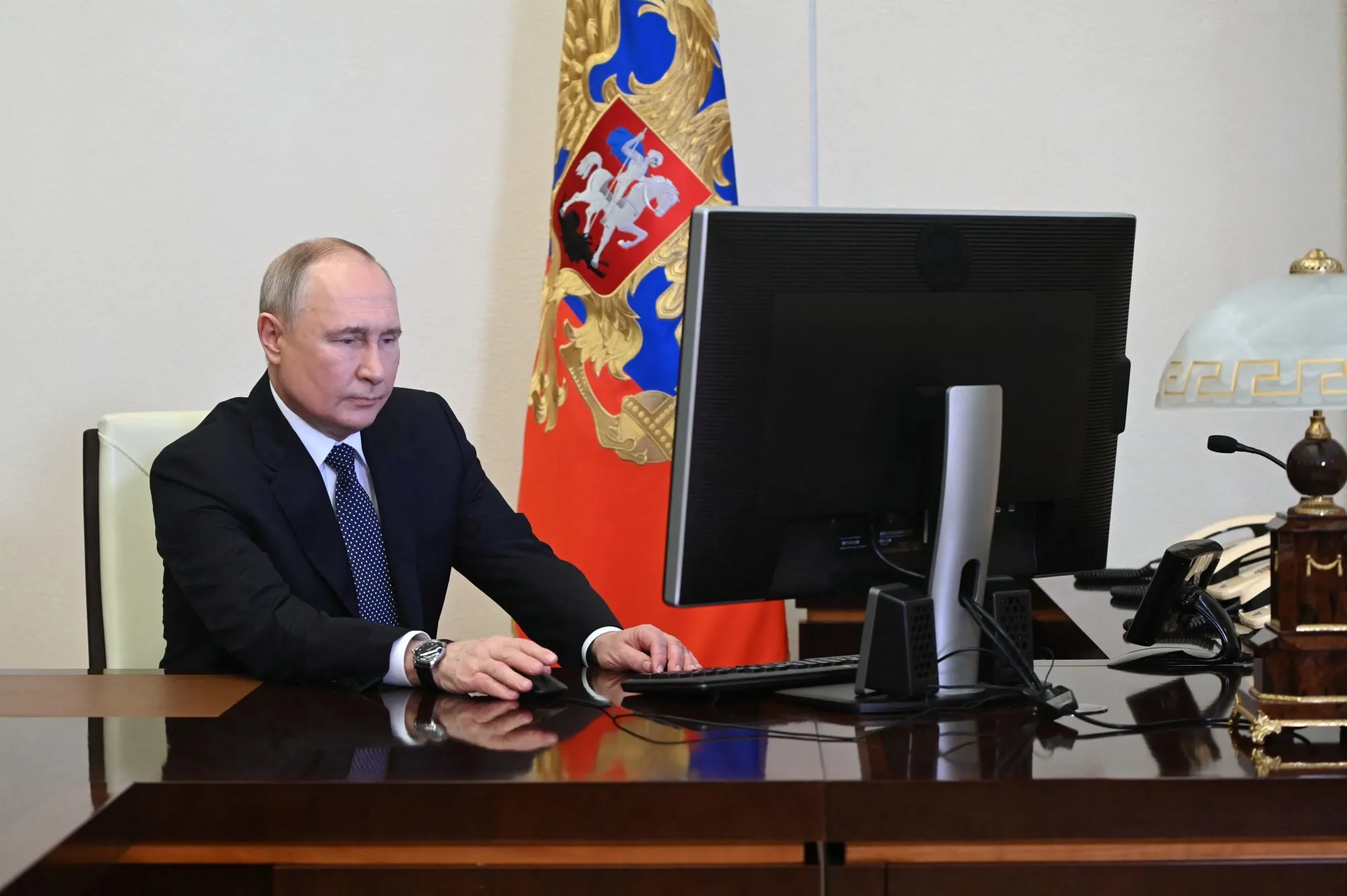 Russia Elections: Putin Is Shown Voting by Computer in Kremlin Video ...