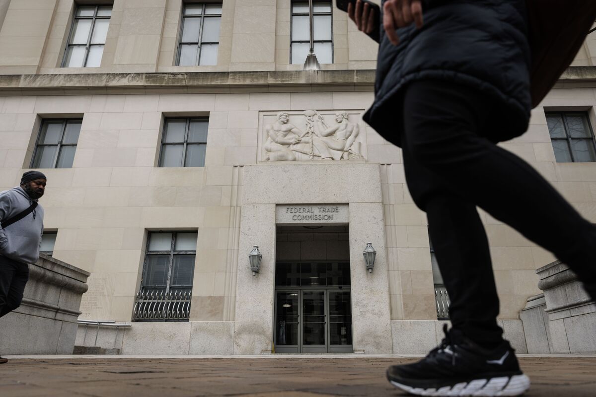 White House Considers Ex-McConnell Aide Andrew Ferguson for FTC Role ...