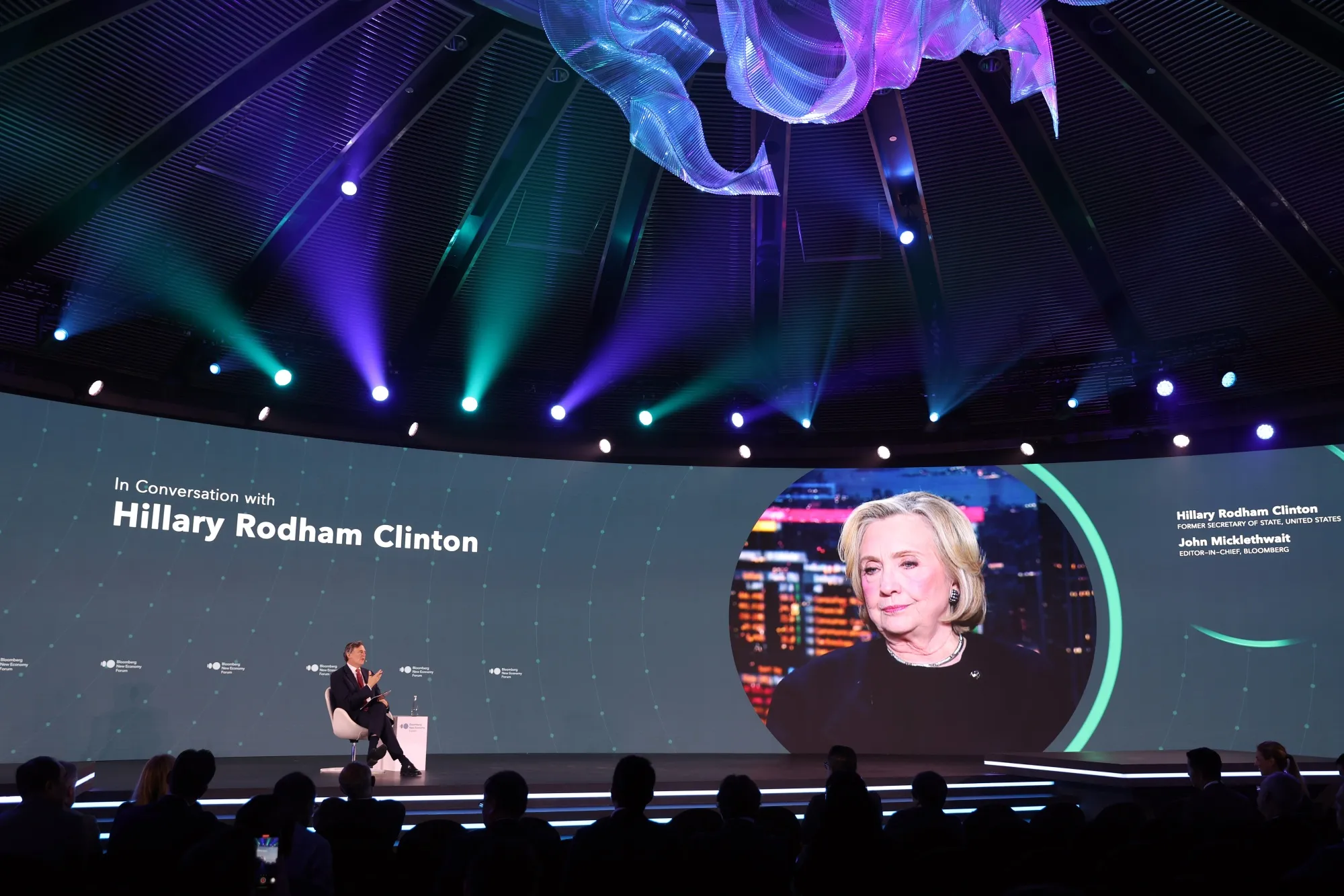 Clinton Says Israelis and Palestinians Need New Leadership - Bloomberg