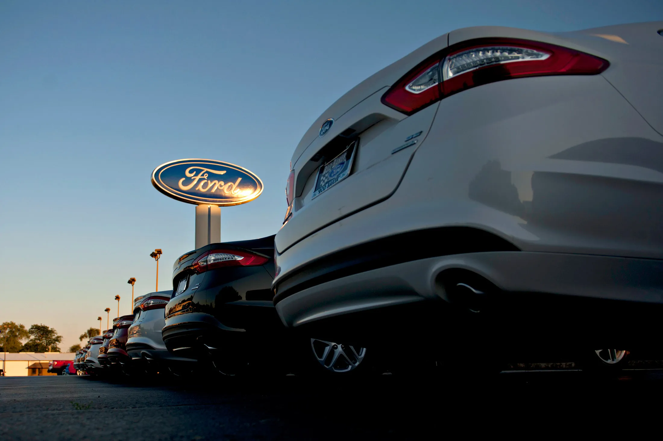 Ford's Fourth-Quarter Profit Beats Estimates - Bloomberg