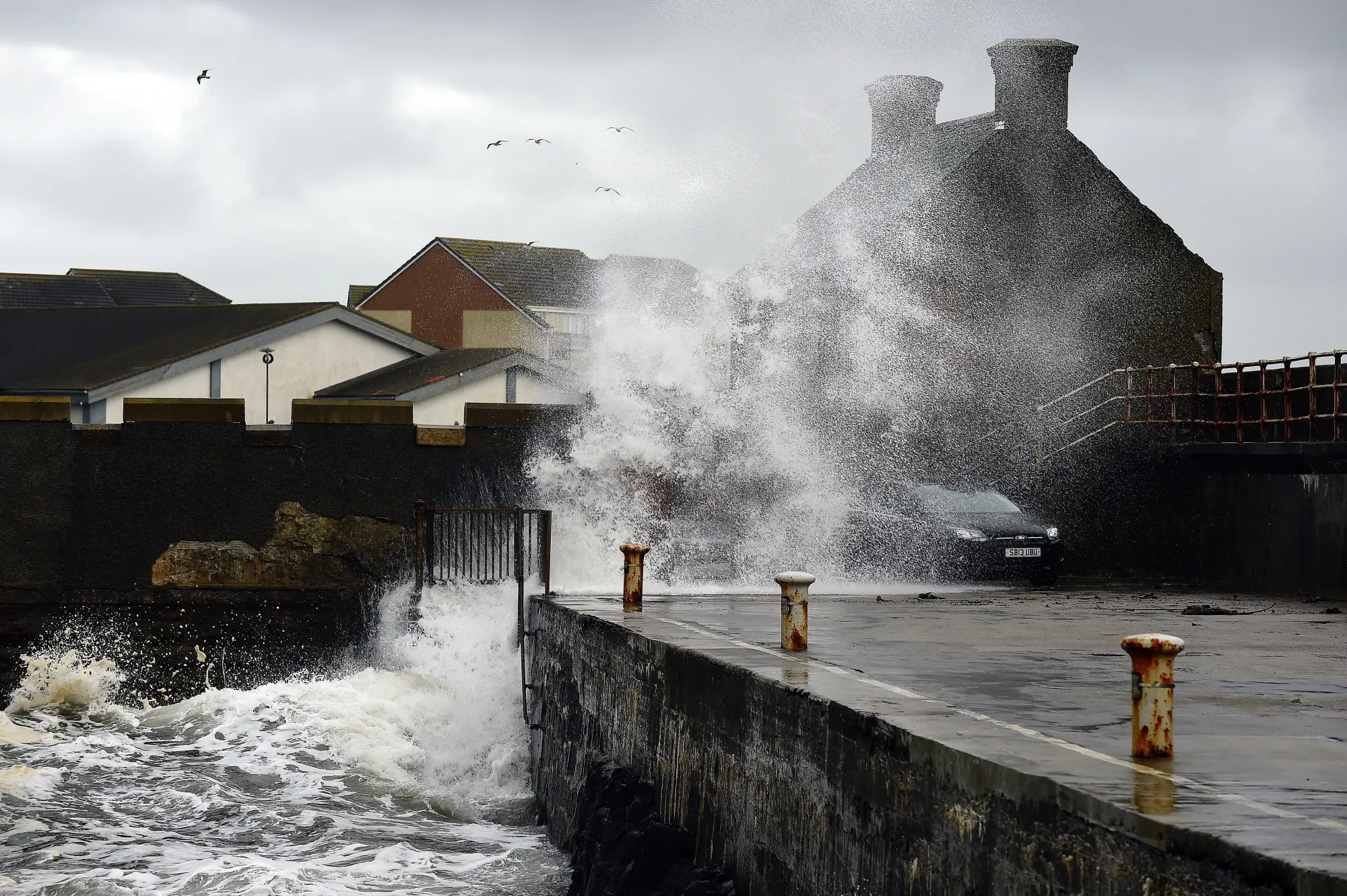 Wind Warning: Hurricane Ernesto Remnants Trigger Wind, Rain Alerts in ...