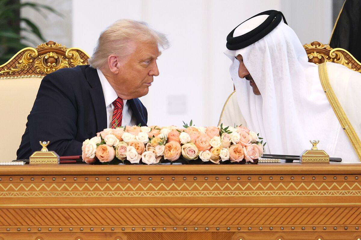 US Announces More Than $243 Billion in Deals With Qatar - Bloomberg