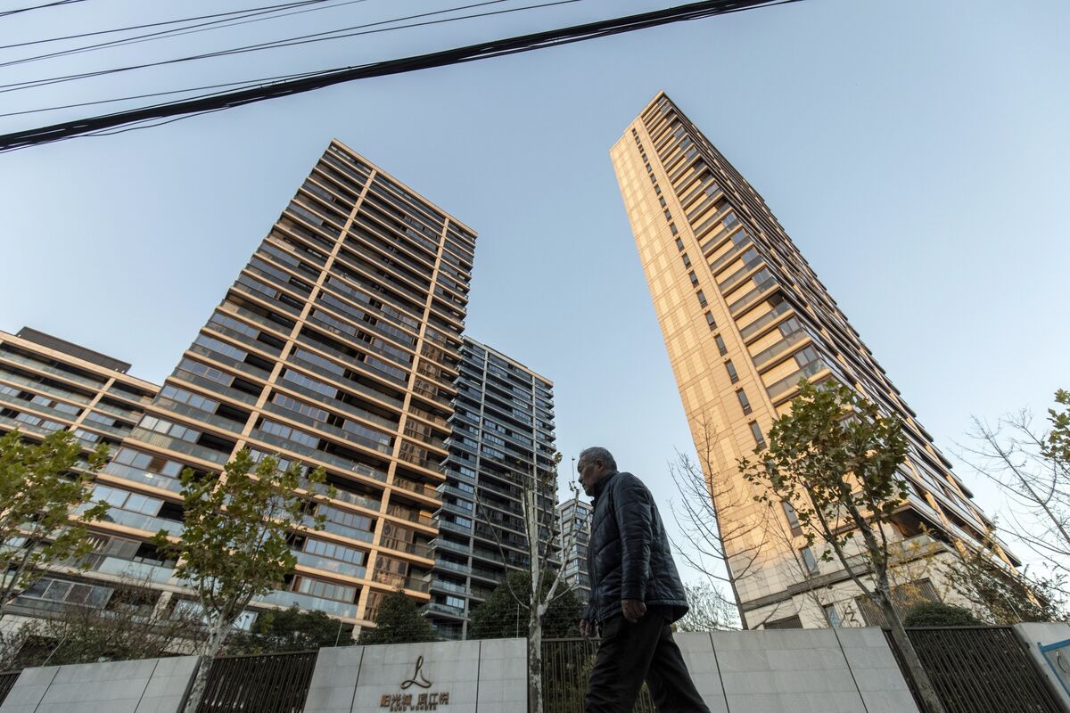 China’s Property Bad-Loan Ratio Surges to Almost 30%, Citi Says - Bloomberg