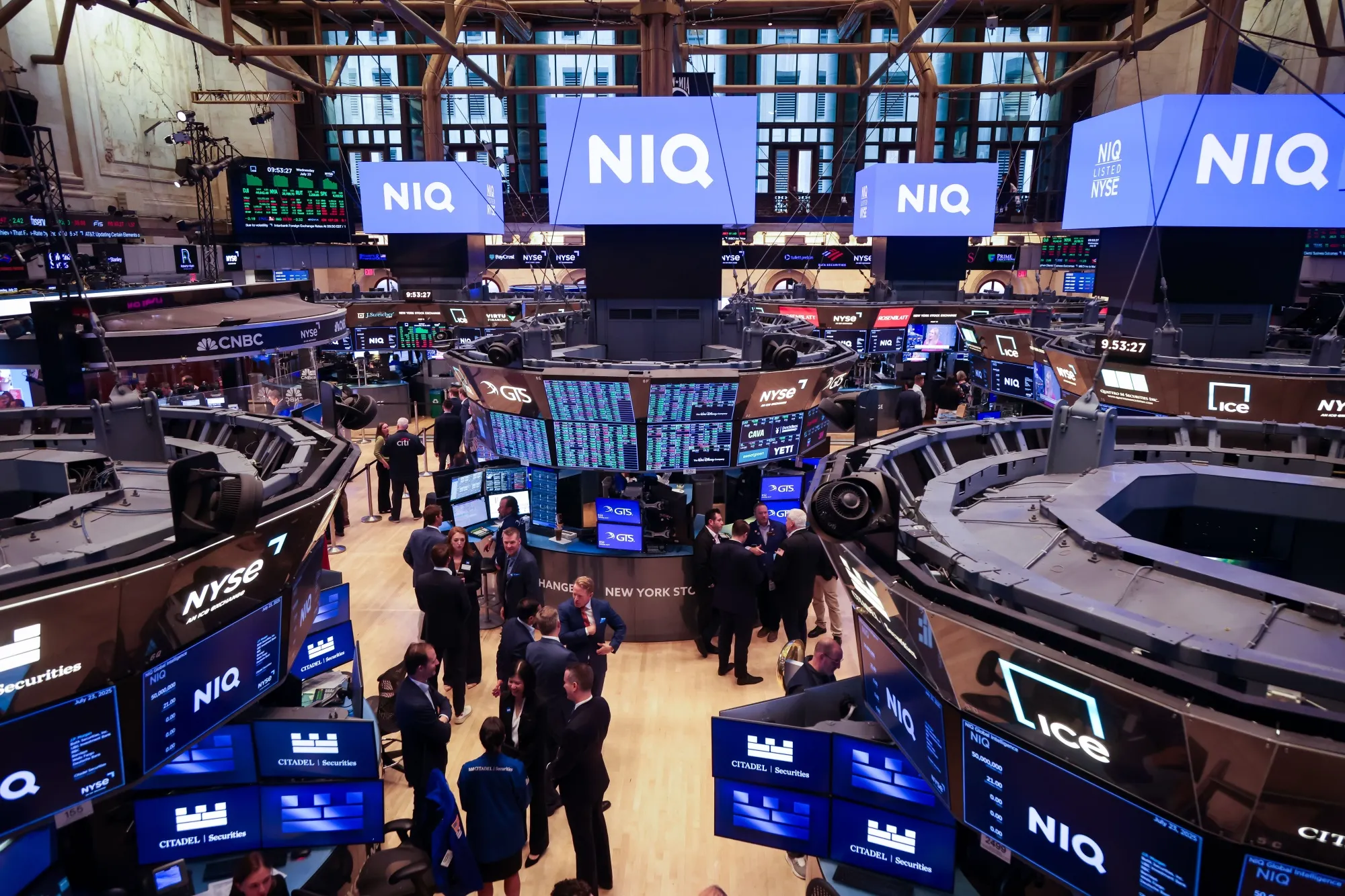 Advent-Backed NIQ Falls After $1.05 Billion IPO - Bloomberg