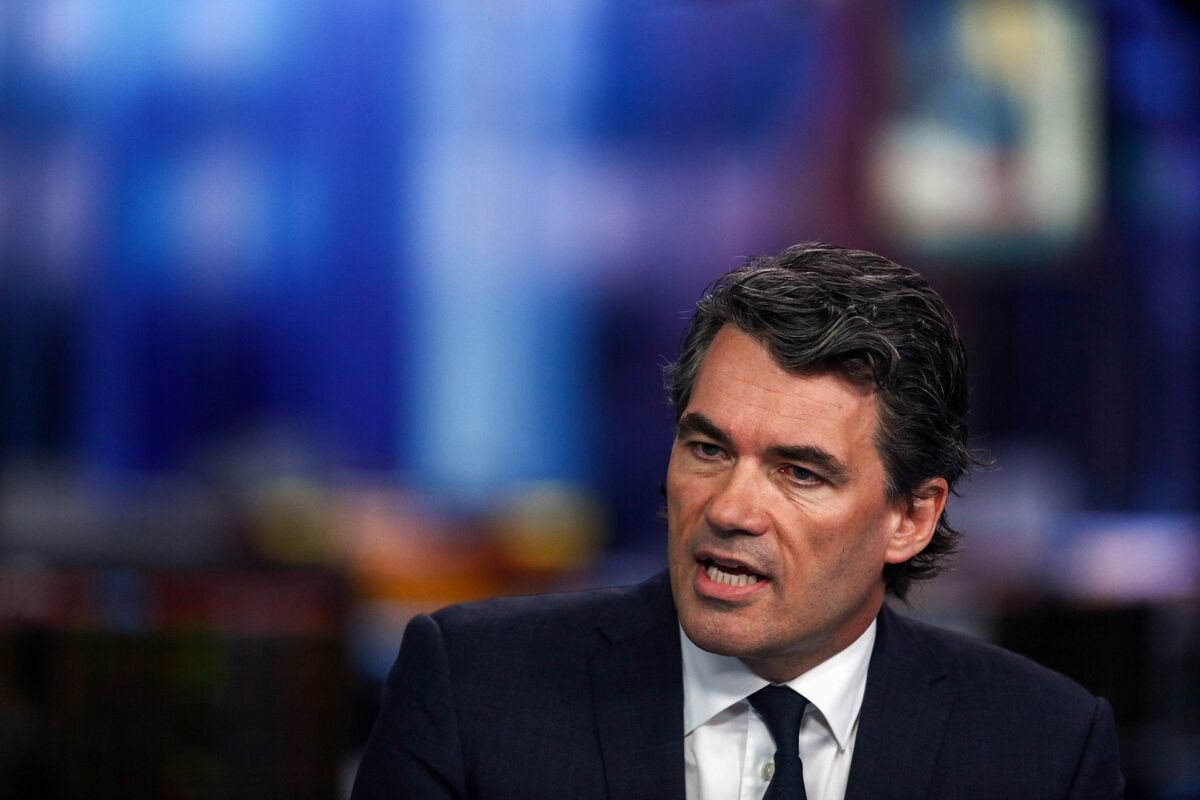 BT CEO Pay Seen Plunging as Board Said to Weigh Bonus Clawbacks - Bloomberg