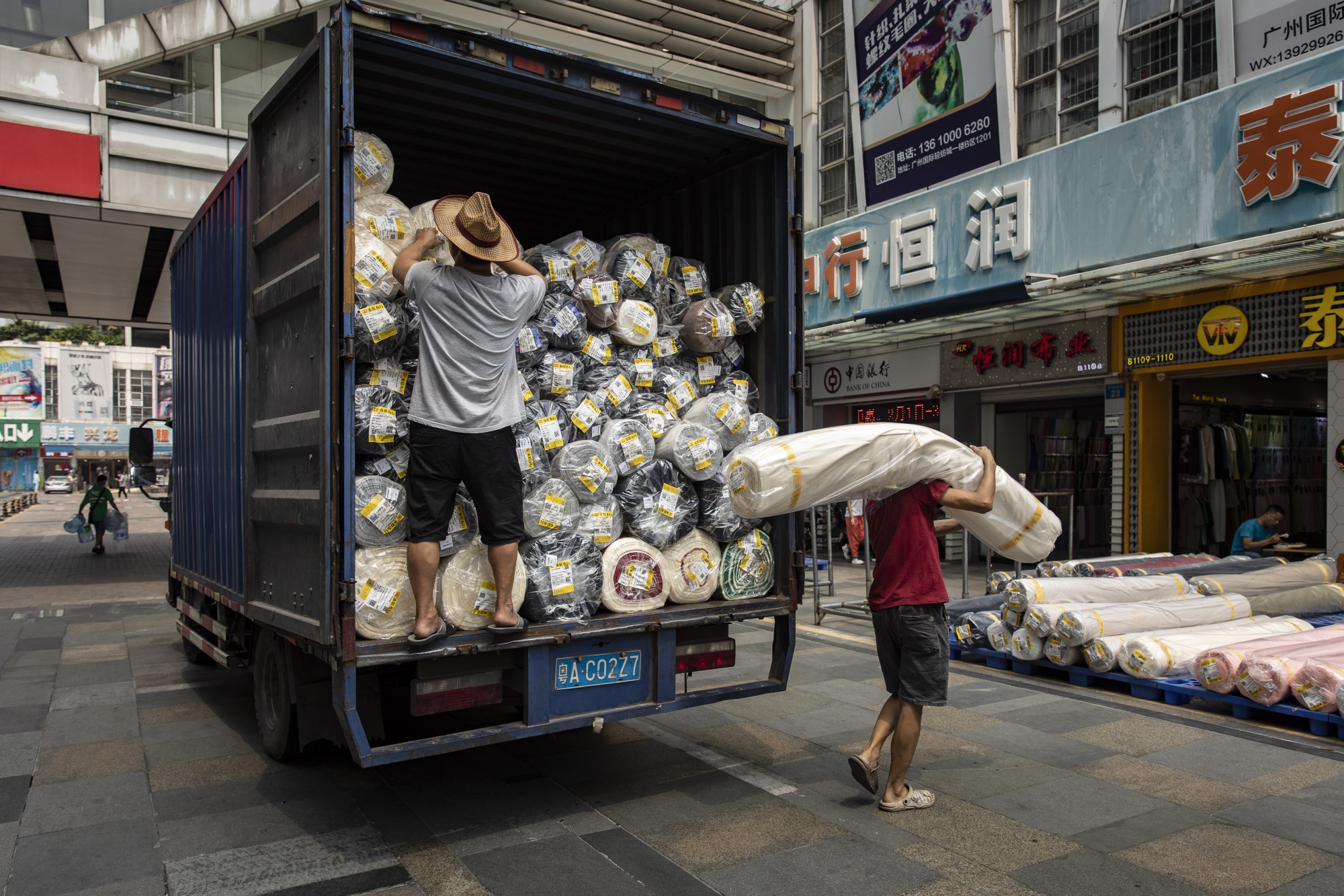 China’s Factories Struggle With Slow Dismantling of Covid Curbs - Bloomberg