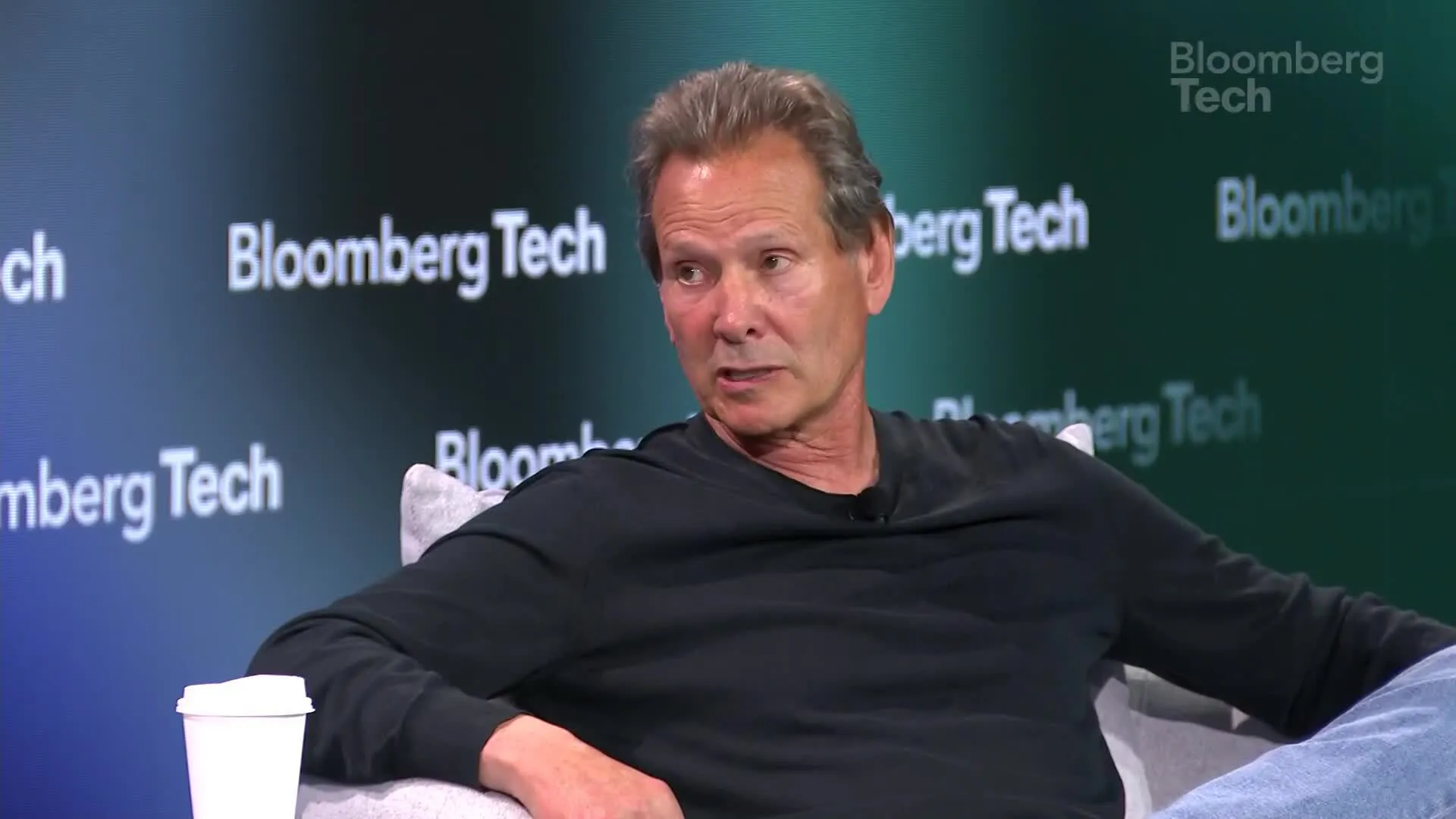 Watch AI Coming for Customer Service Jobs: Verizon CEO - Bloomberg