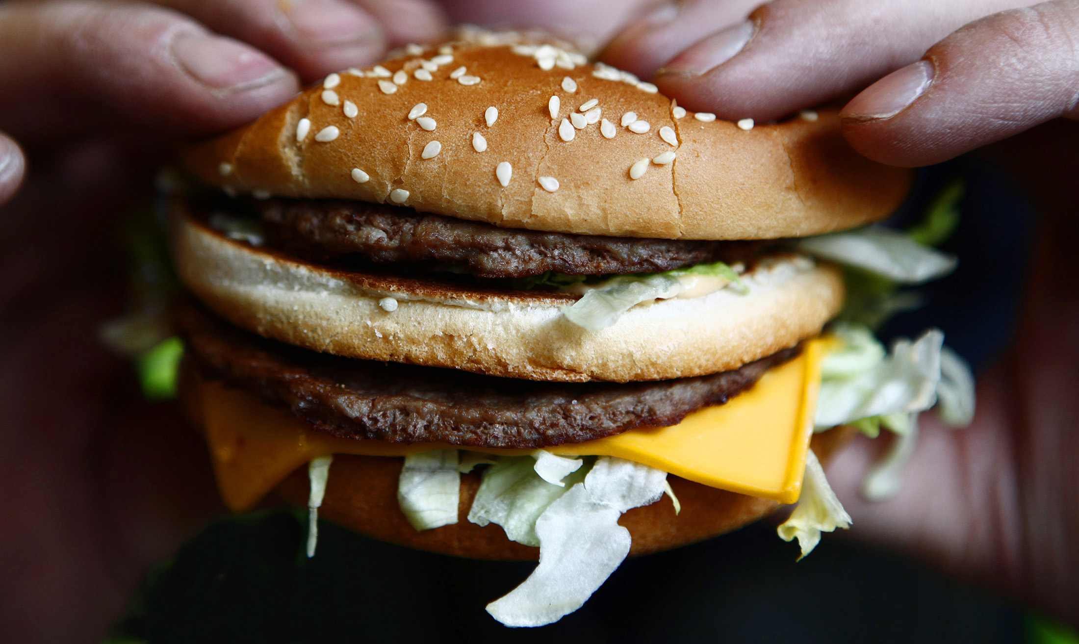 McDonald's Testing Bigger, Smaller Big Macs - Bloomberg