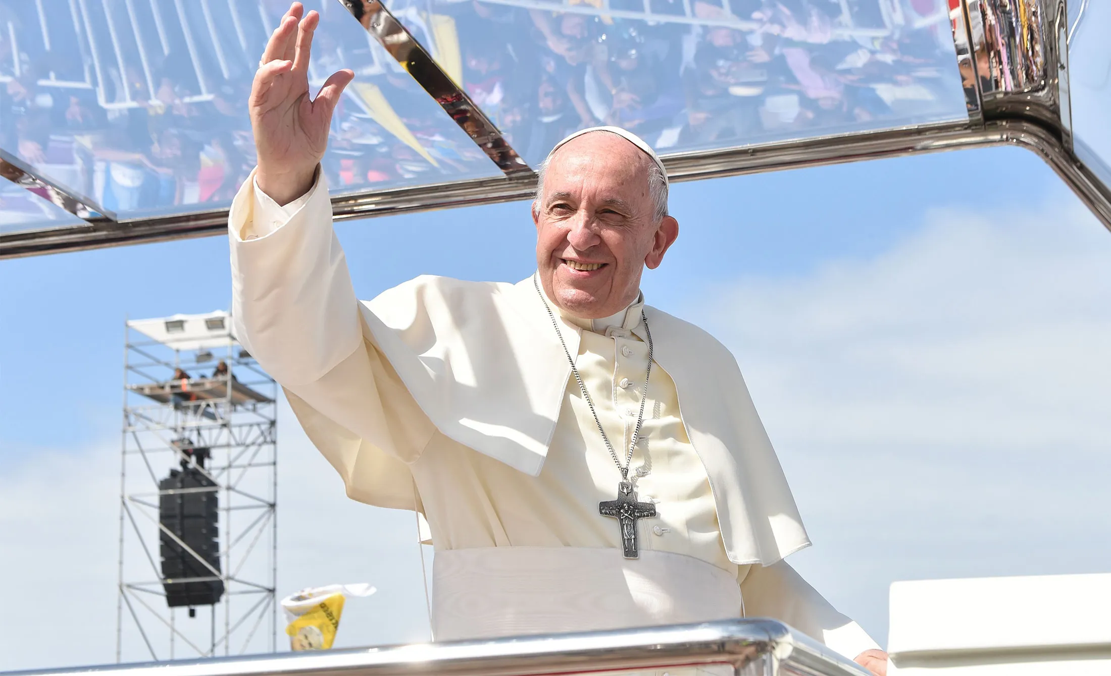 Pope Marries Couple on Papal Plane in Chile - Bloomberg