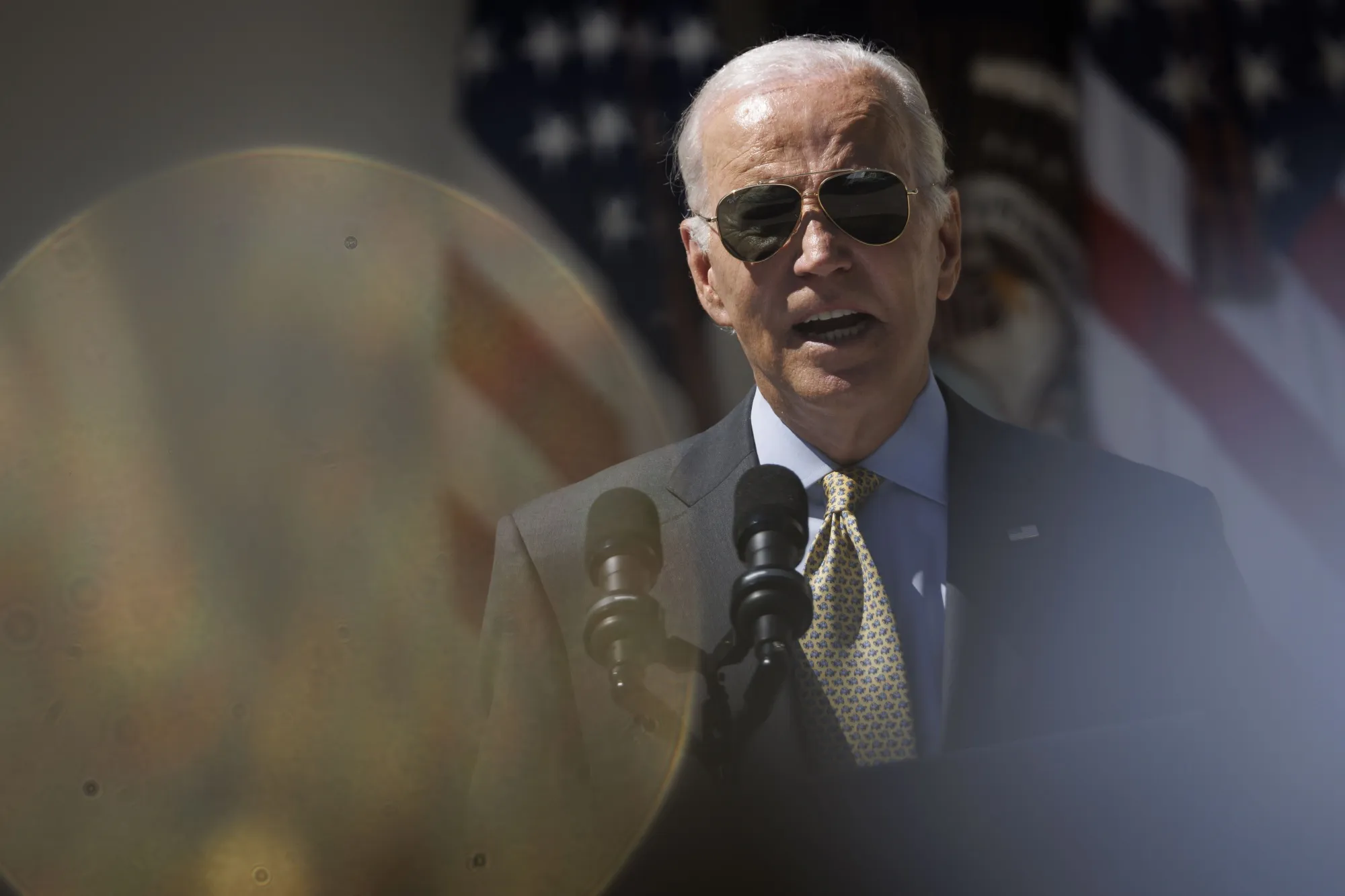 Biden Hails Labor Victory for Dockworkers as UAW Talks Drag On - Bloomberg