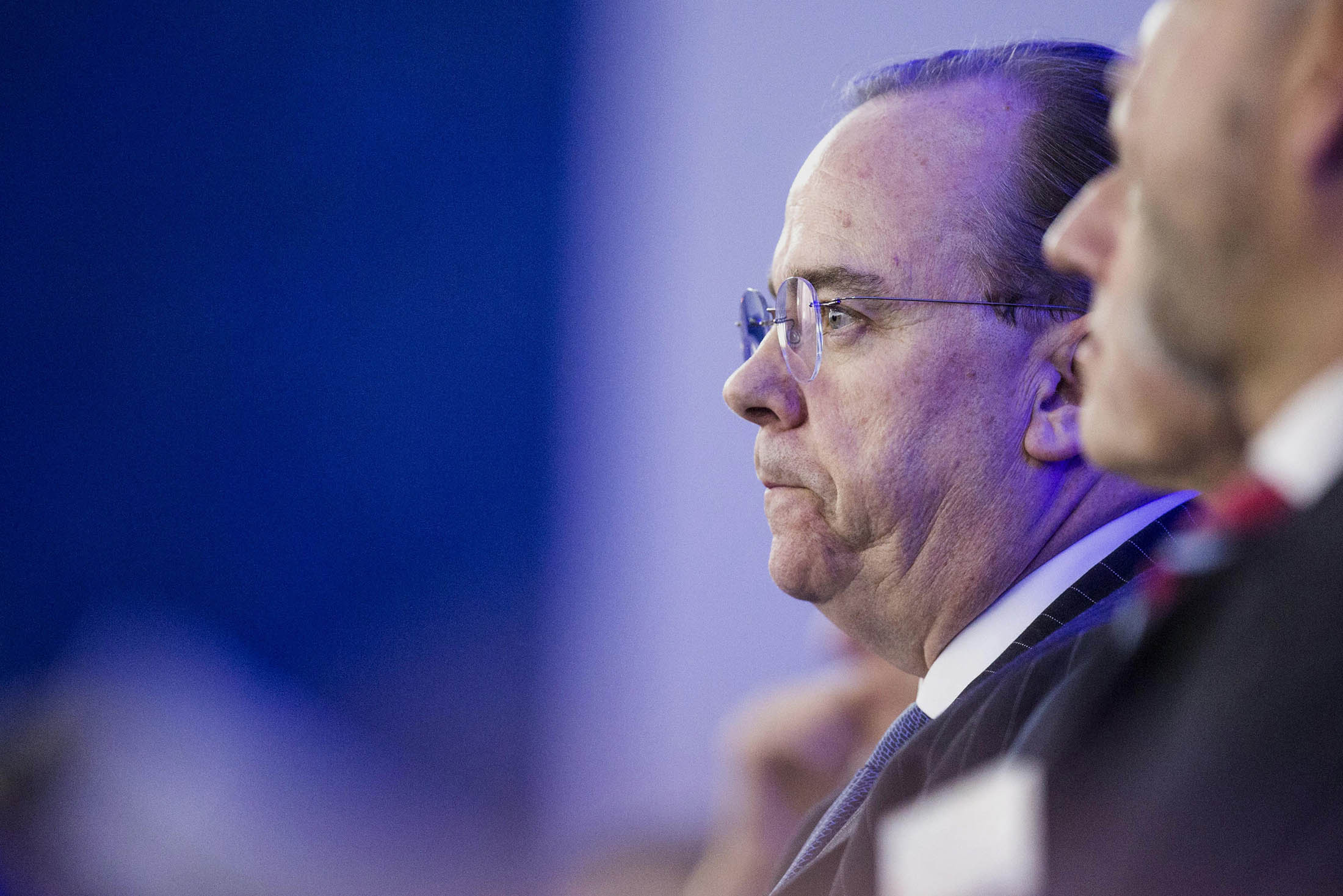 HSBC Shareholders Back New Pay Plan as CEO Gulliver Takes Cut - Bloomberg