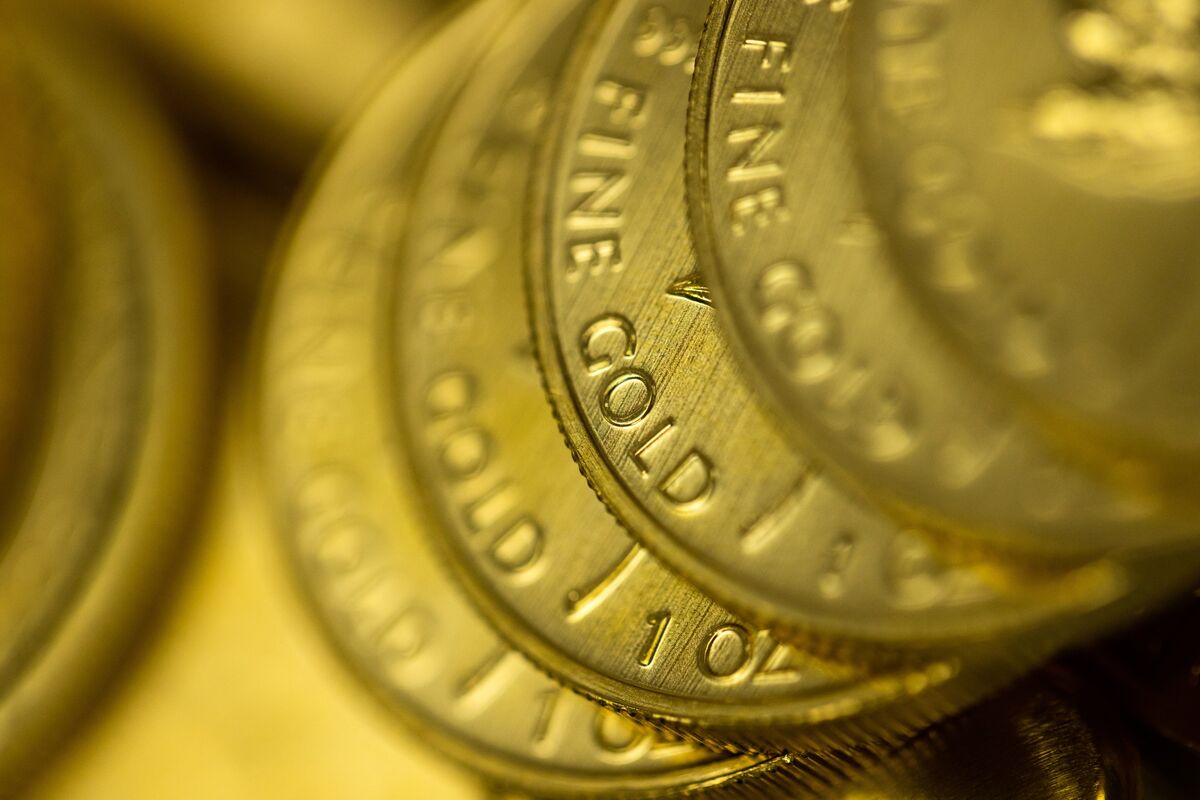 China’s Central Bank Buys Gold for Fifth Month as Prices Rally - Bloomberg