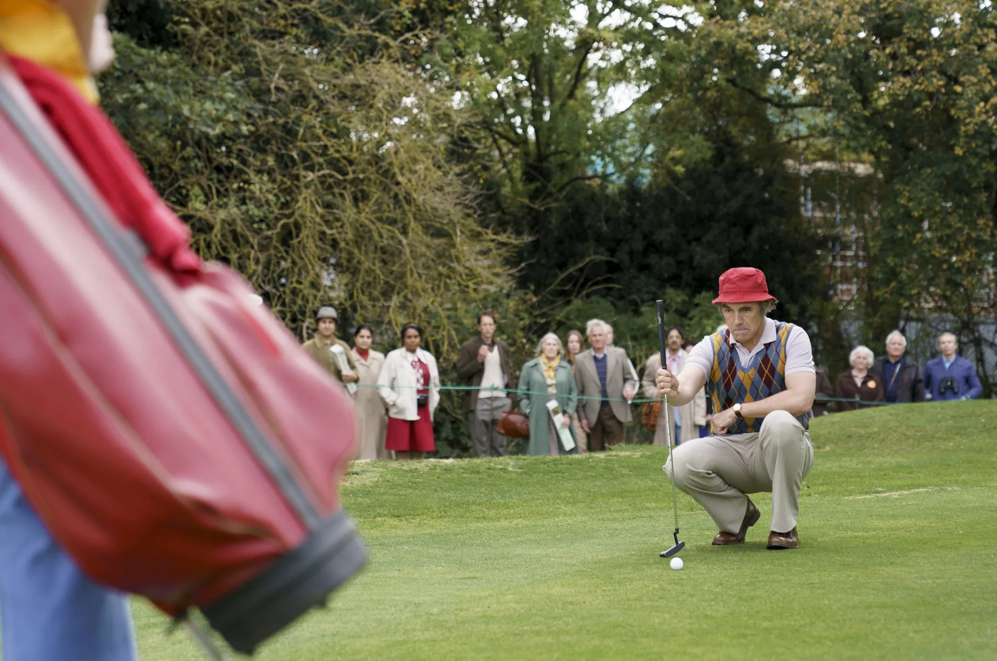 Review: Rylance Brings His Quirky Brilliance to Golfing Tale - Bloomberg